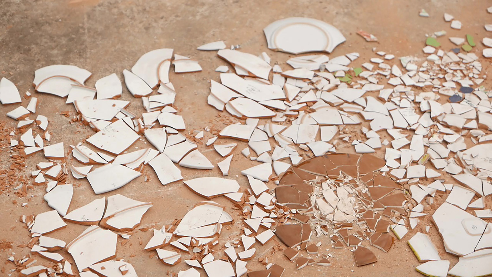 The Anamorphic Bench by Atelier YokYok - 谷德设计网