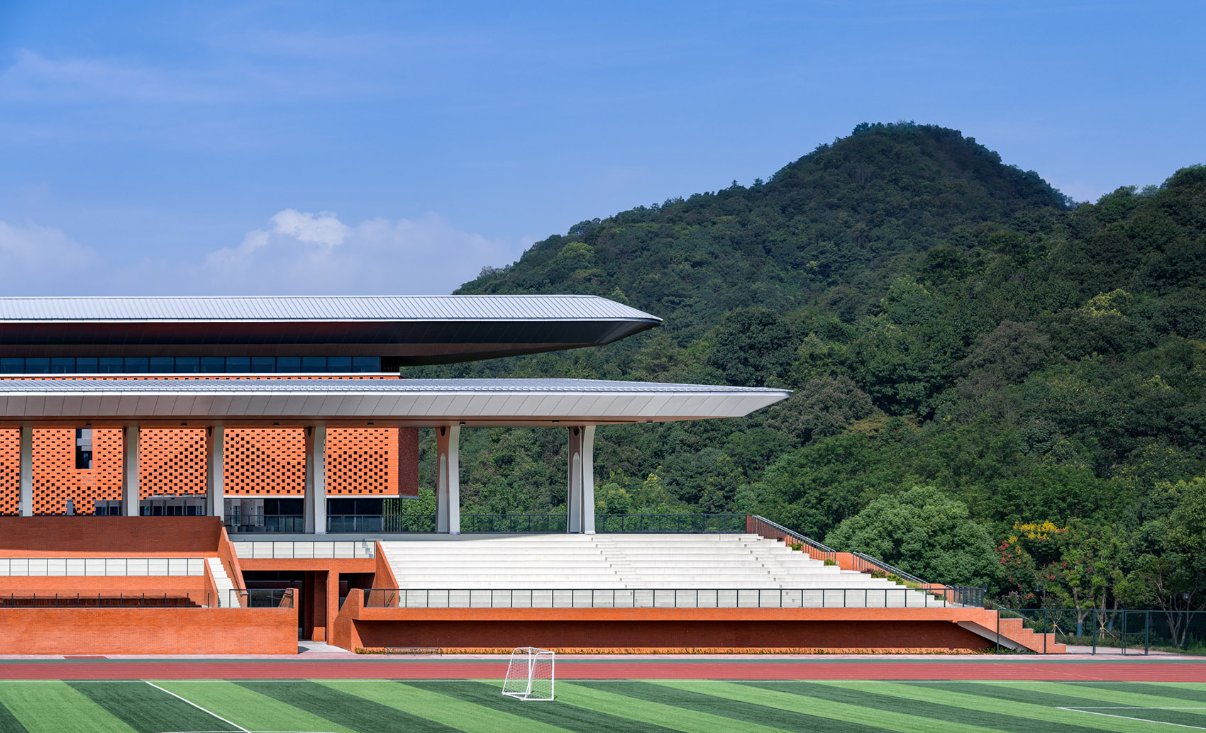 Asian Games Cricket Field in Pingfeng Campus of ZJUT by gdd - 谷德设计网