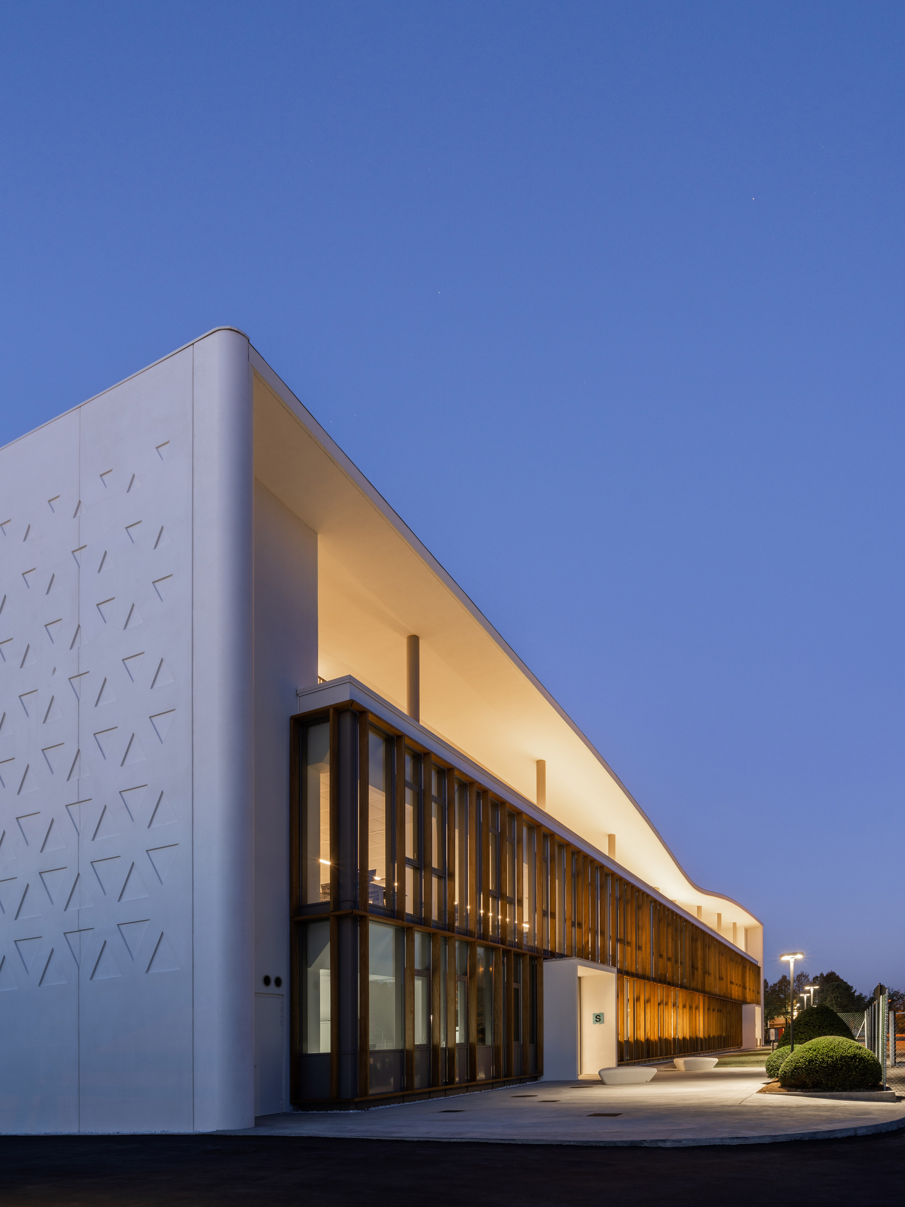 Building S R & D Tetra Pak Modena Campus by ZPZ Partners - 谷德设计网