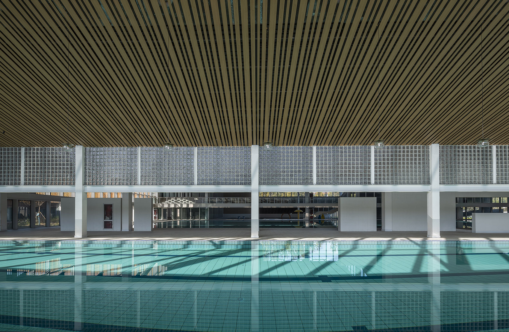 Xiangfen Xingyuan Swimming Pool by Atelier Kai Architects - 谷德设计网