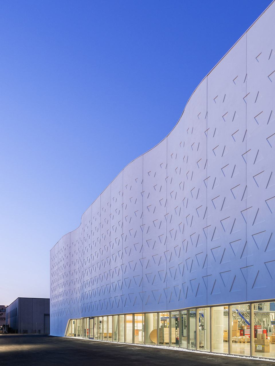 Building S R & D Tetra Pak Modena Campus by ZPZ Partners - 谷德设计网