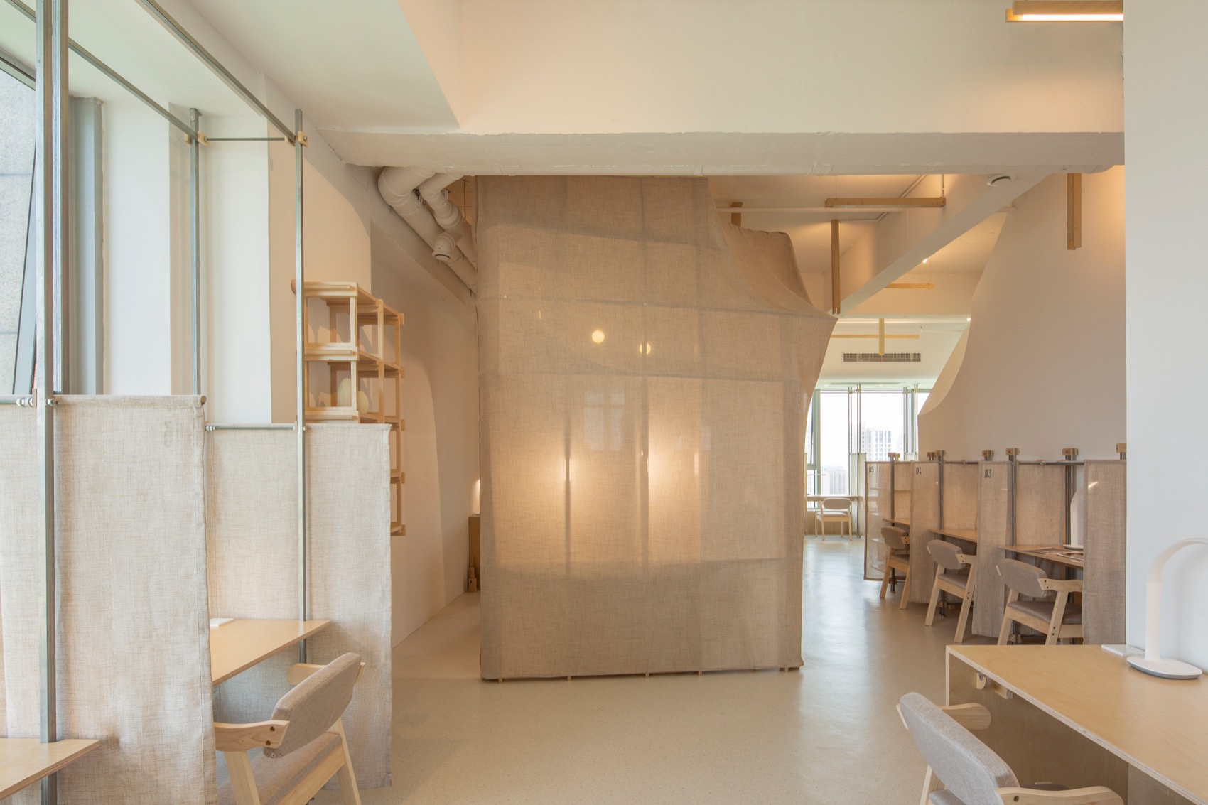 Skyline Study Studio by Atelier d’More - 谷德设计网