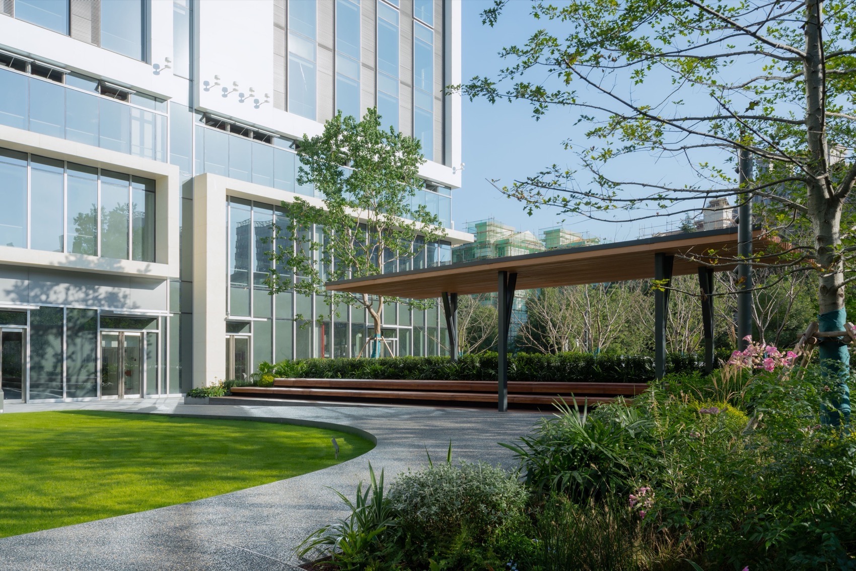 Huanglong Vanke Center Landscape Design by PERCENT LANDSCAPE DESIGN ...