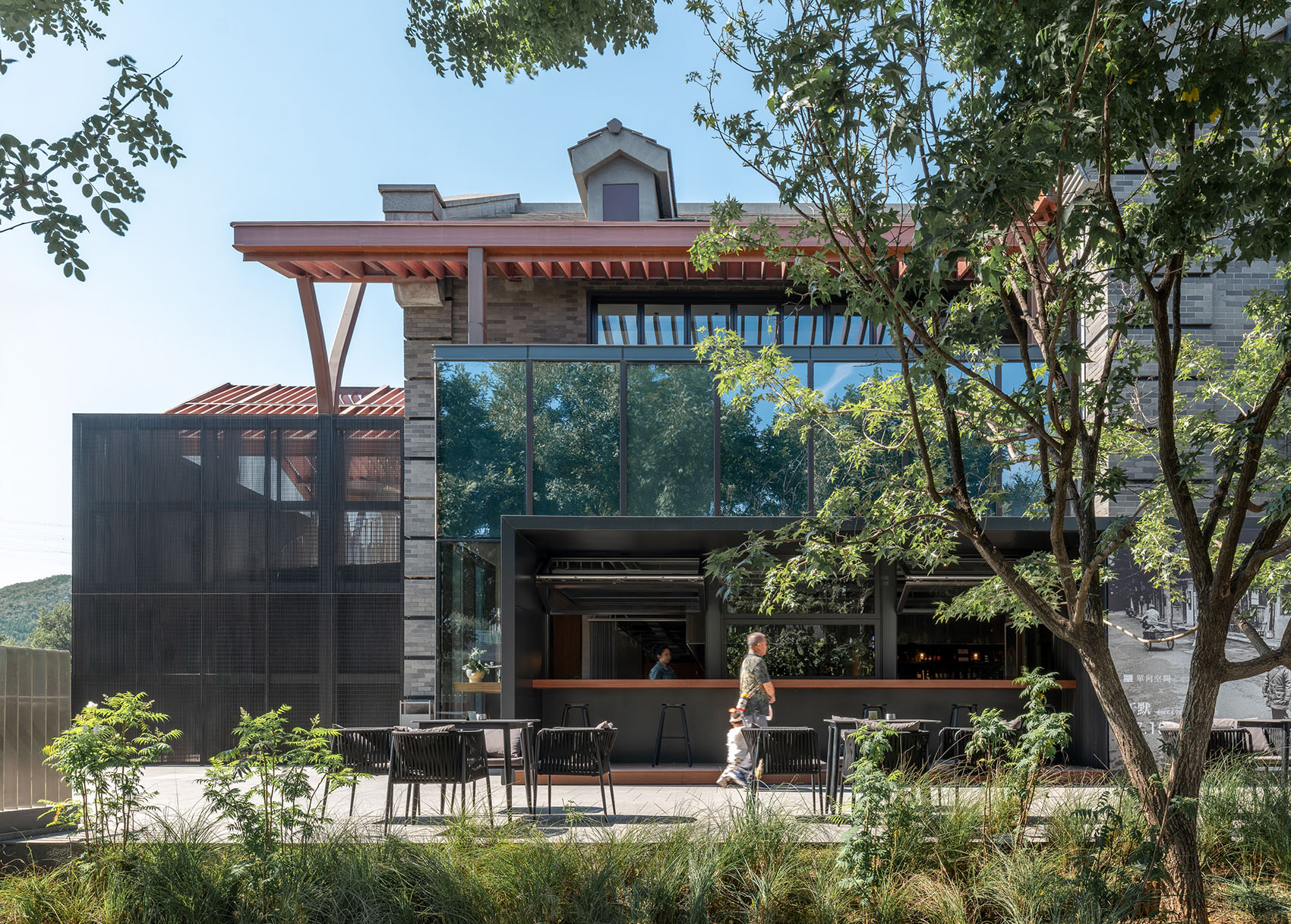 TANKO One Way Space and the 13th Bistro by BUZZ Architects - 谷德设计网