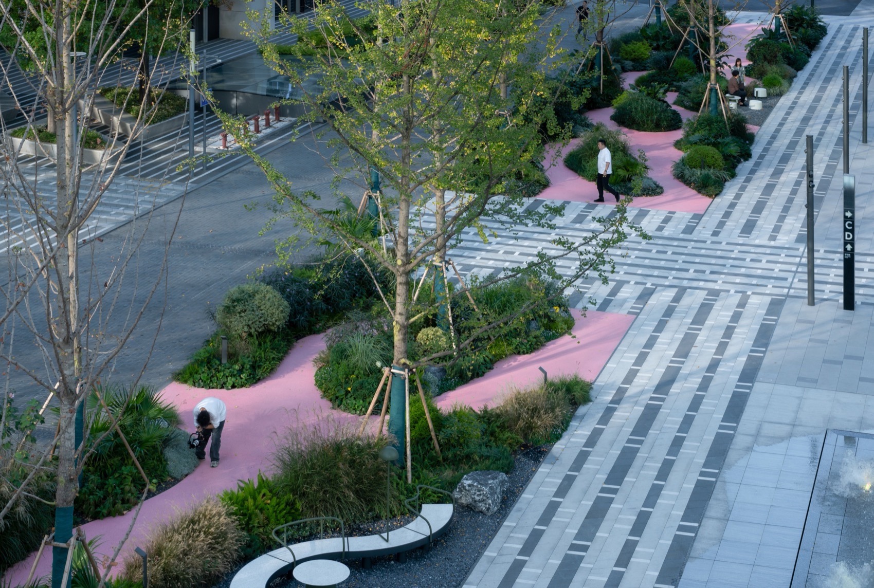 Huanglong Vanke Center Landscape Design by PERCENT LANDSCAPE DESIGN ...