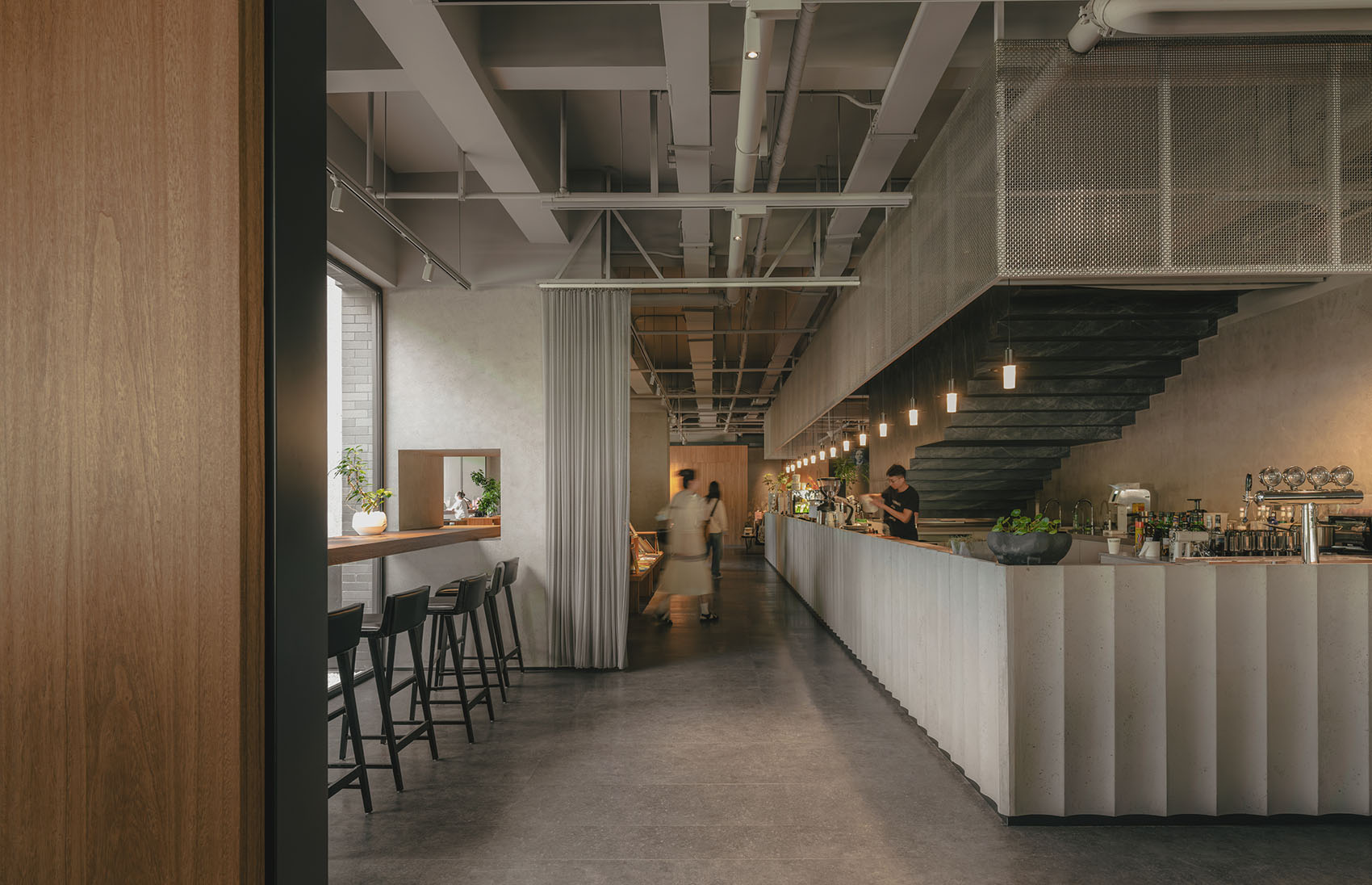 TANKO One Way Space and the 13th Bistro by BUZZ Architects - 谷德设计网