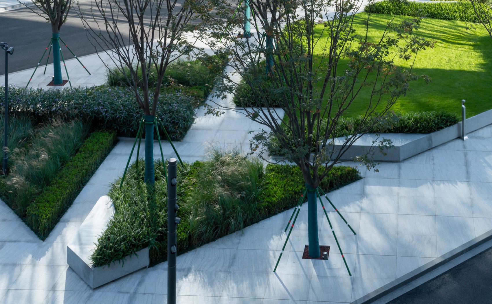 Huanglong Vanke Center Landscape Design by PERCENT LANDSCAPE DESIGN ...