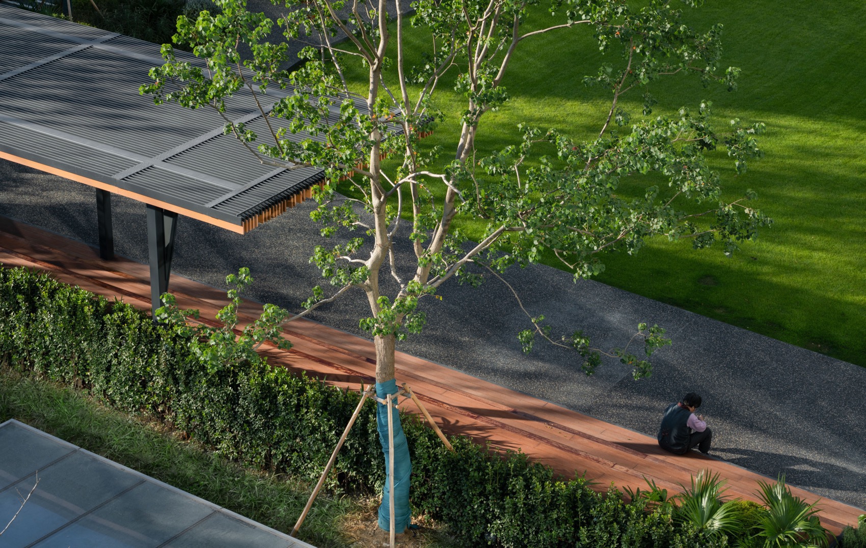 Huanglong Vanke Center Landscape Design by PERCENT LANDSCAPE DESIGN ...