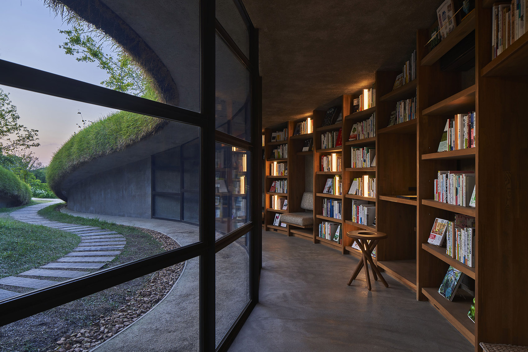 Library in the Earth by Hiroshi Nakamura & NAP - 谷德设计网