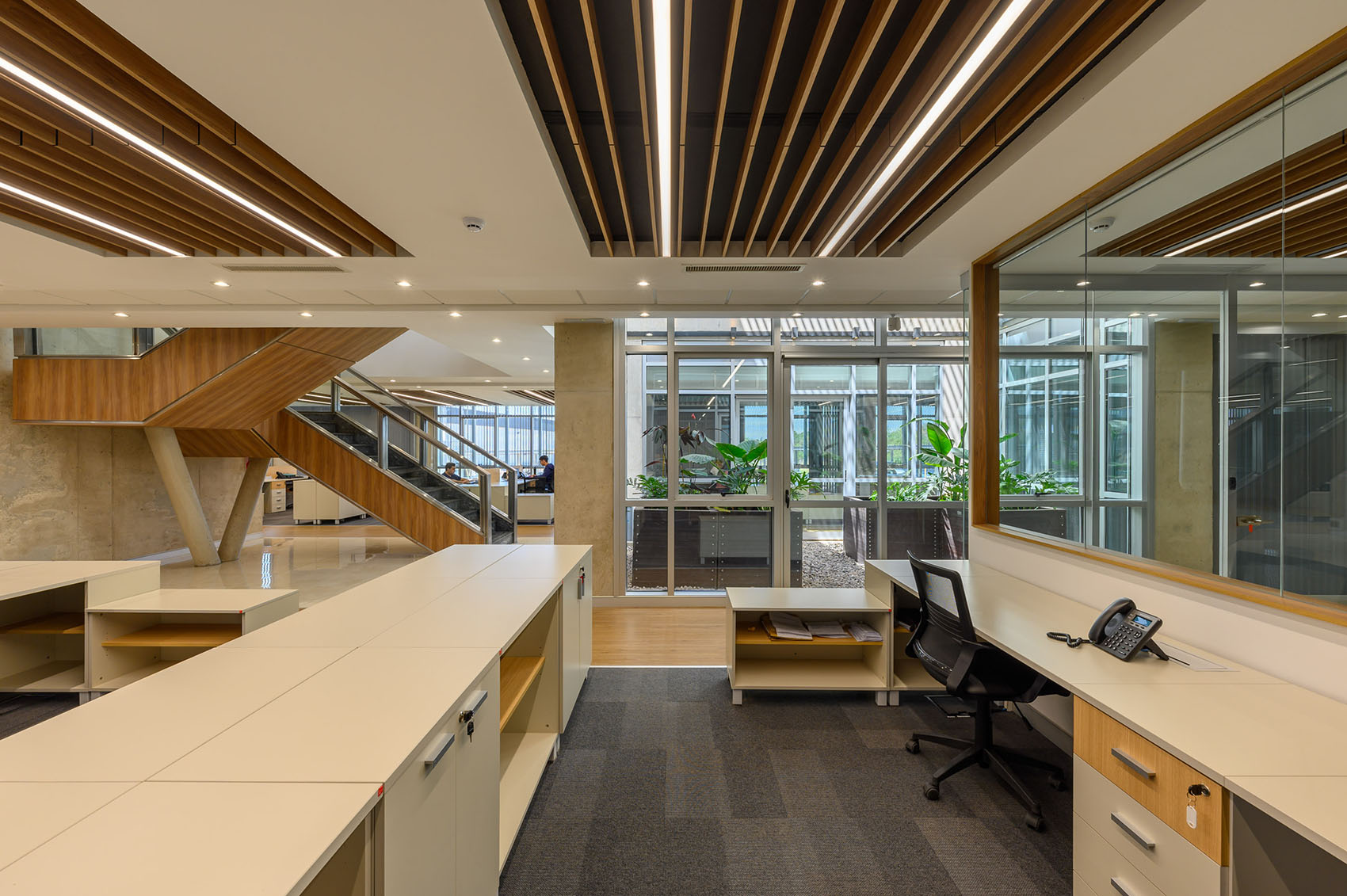 Biopharma office building by Santiago Carlos Arquitecto & Juan Manuel ...