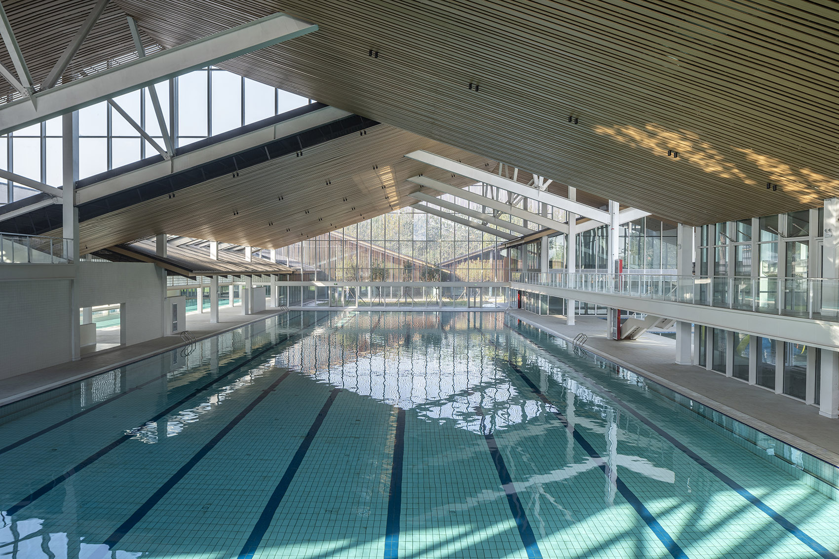 Xiangfen Xingyuan Swimming Pool by Atelier Kai Architects - 谷德设计网