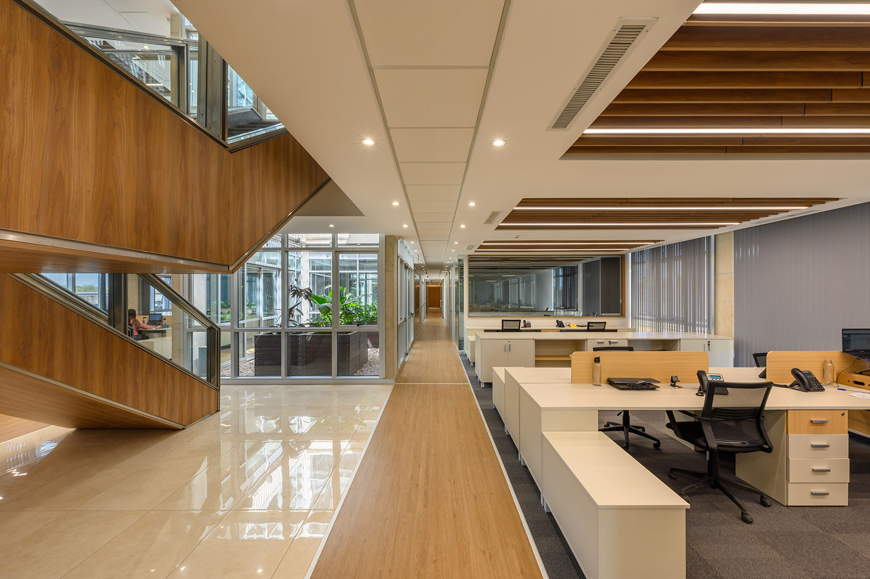 Biopharma office building by Santiago Carlos Arquitecto & Juan Manuel ...