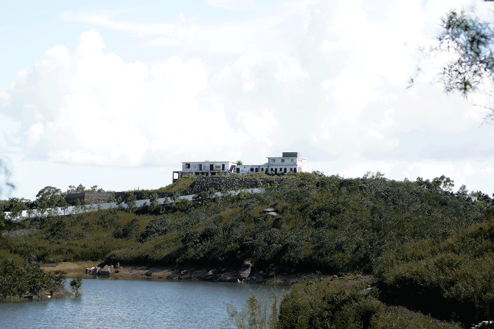 Yunhai Forest Service Station, China by Meng Fanhao / line+ studio - 谷德设计网