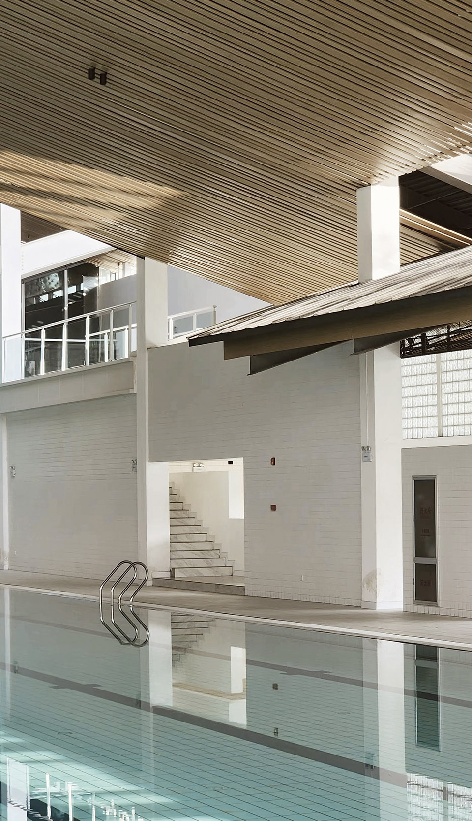 Xiangfen Xingyuan Swimming Pool by Atelier Kai Architects - 谷德设计网