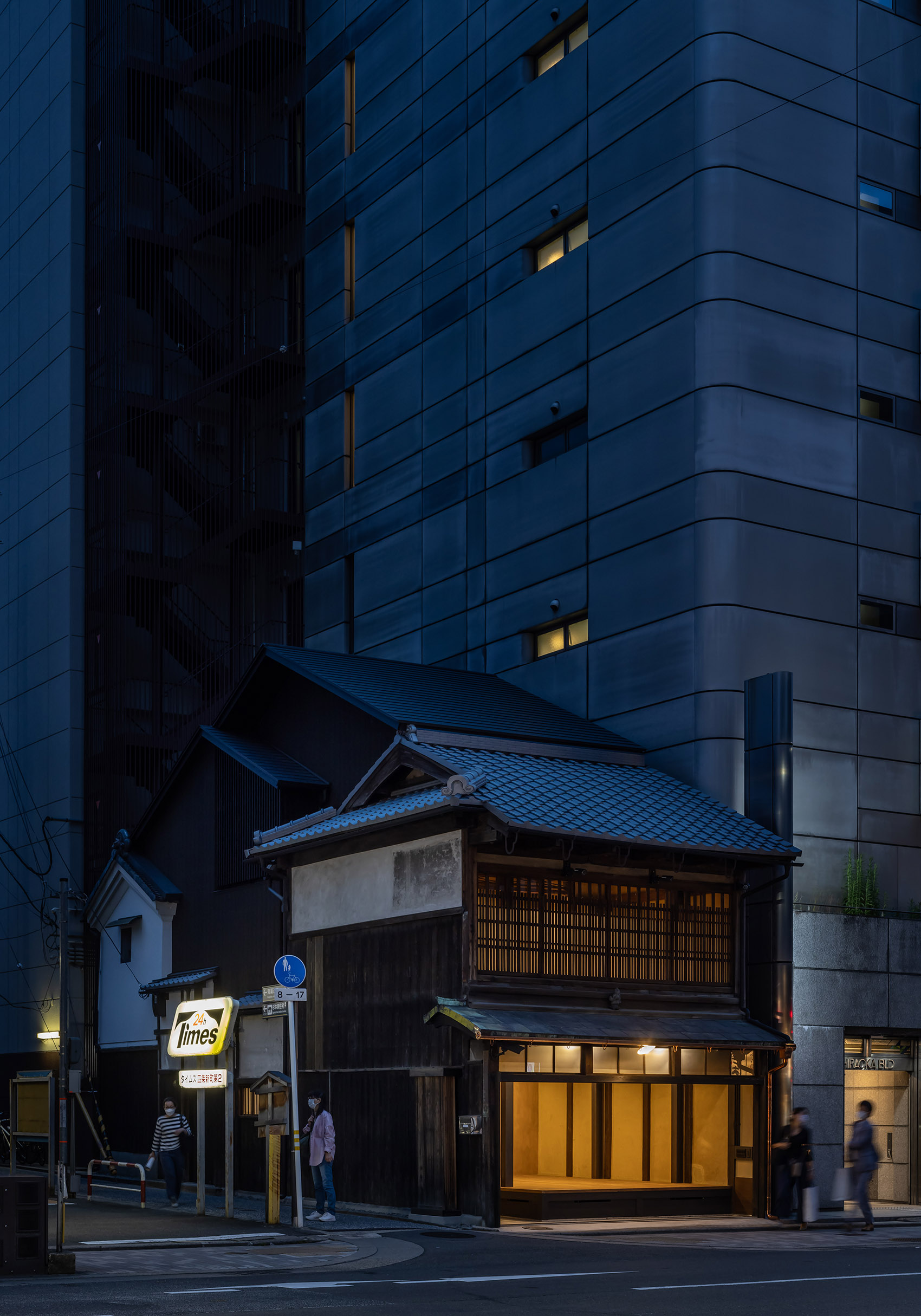 KAKKYOYAMA COMMON CENTER FOR GION FESTIVAL by Shigenori Uoya Architects ...