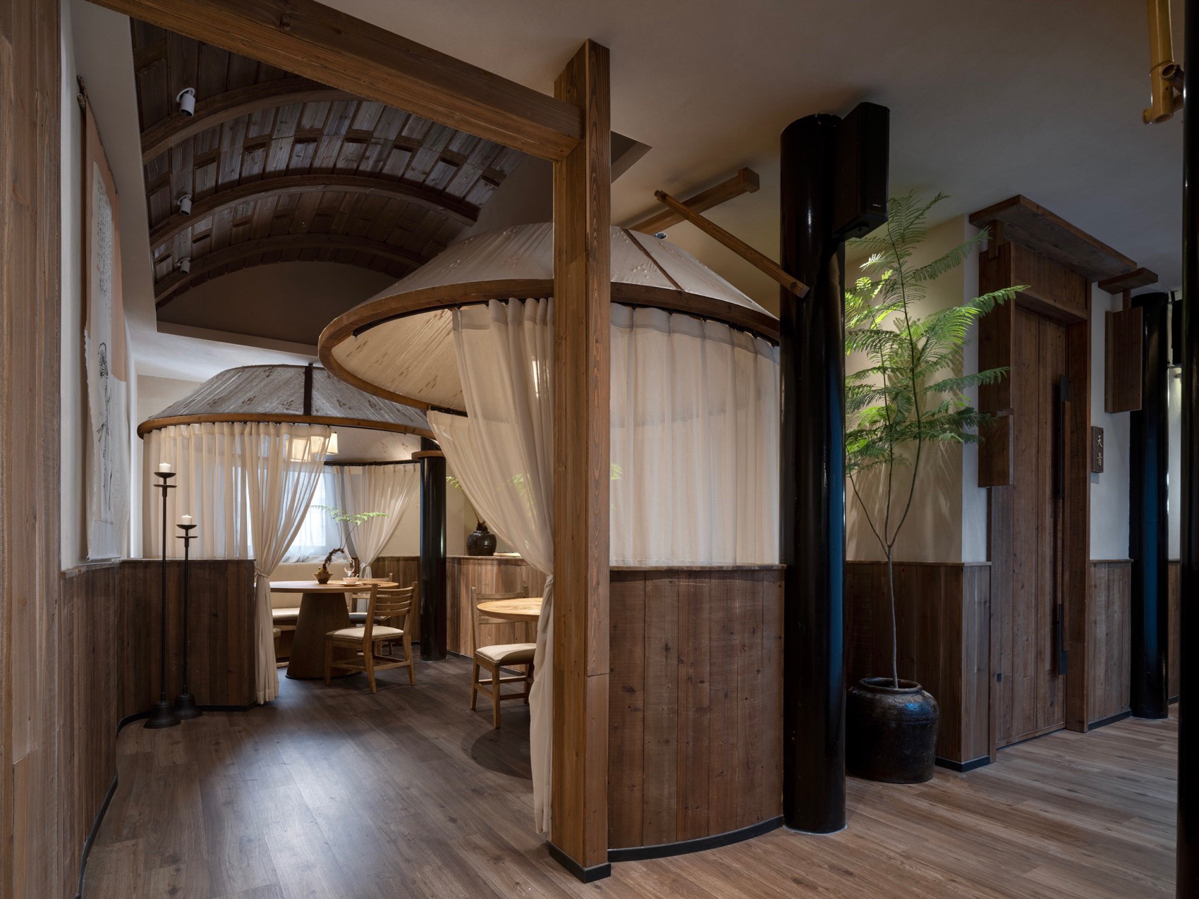 Miss Chow’s Time by OYTT Design - 谷德设计网