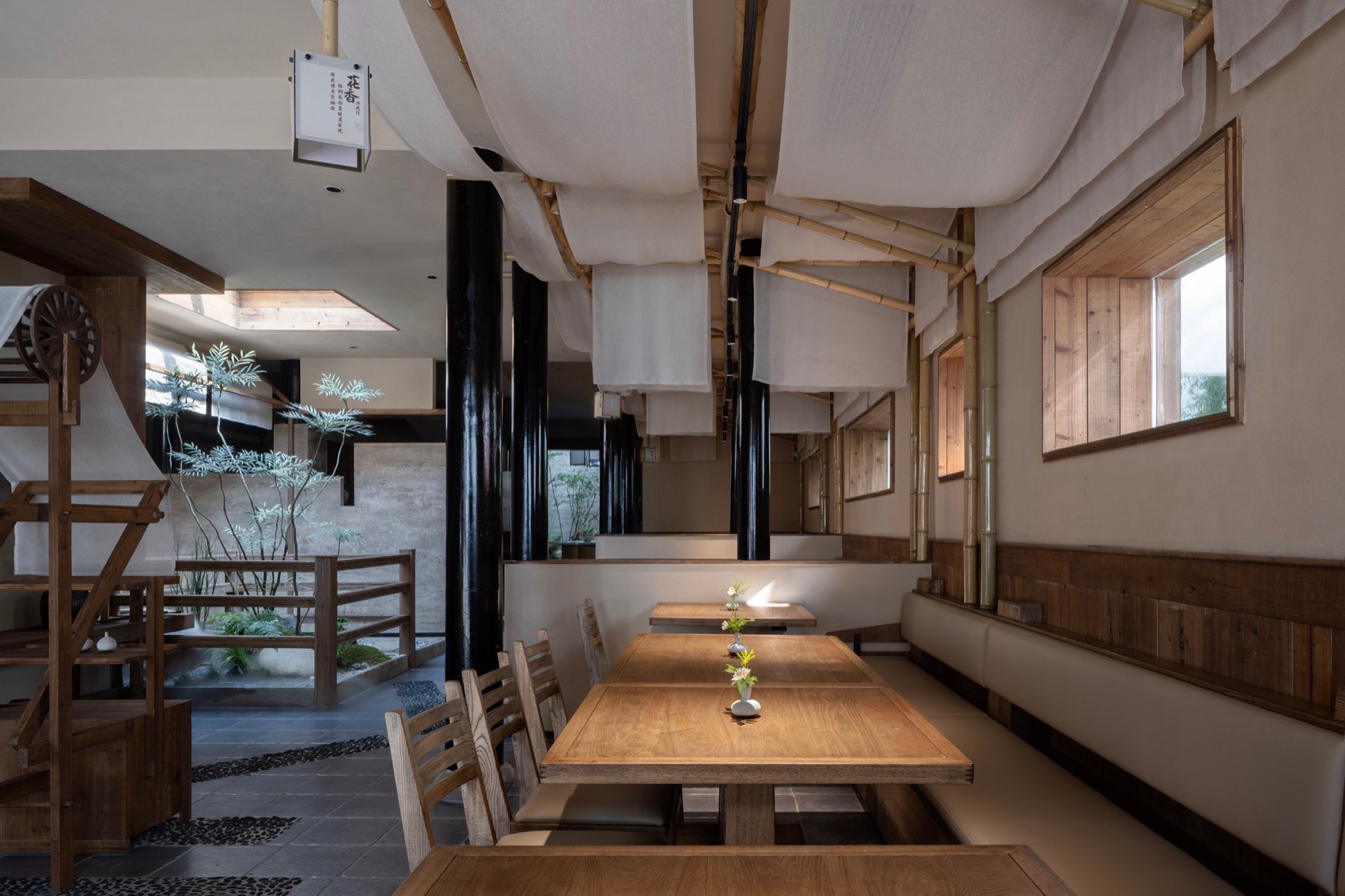 Miss Chow’s Time by OYTT Design - 谷德设计网