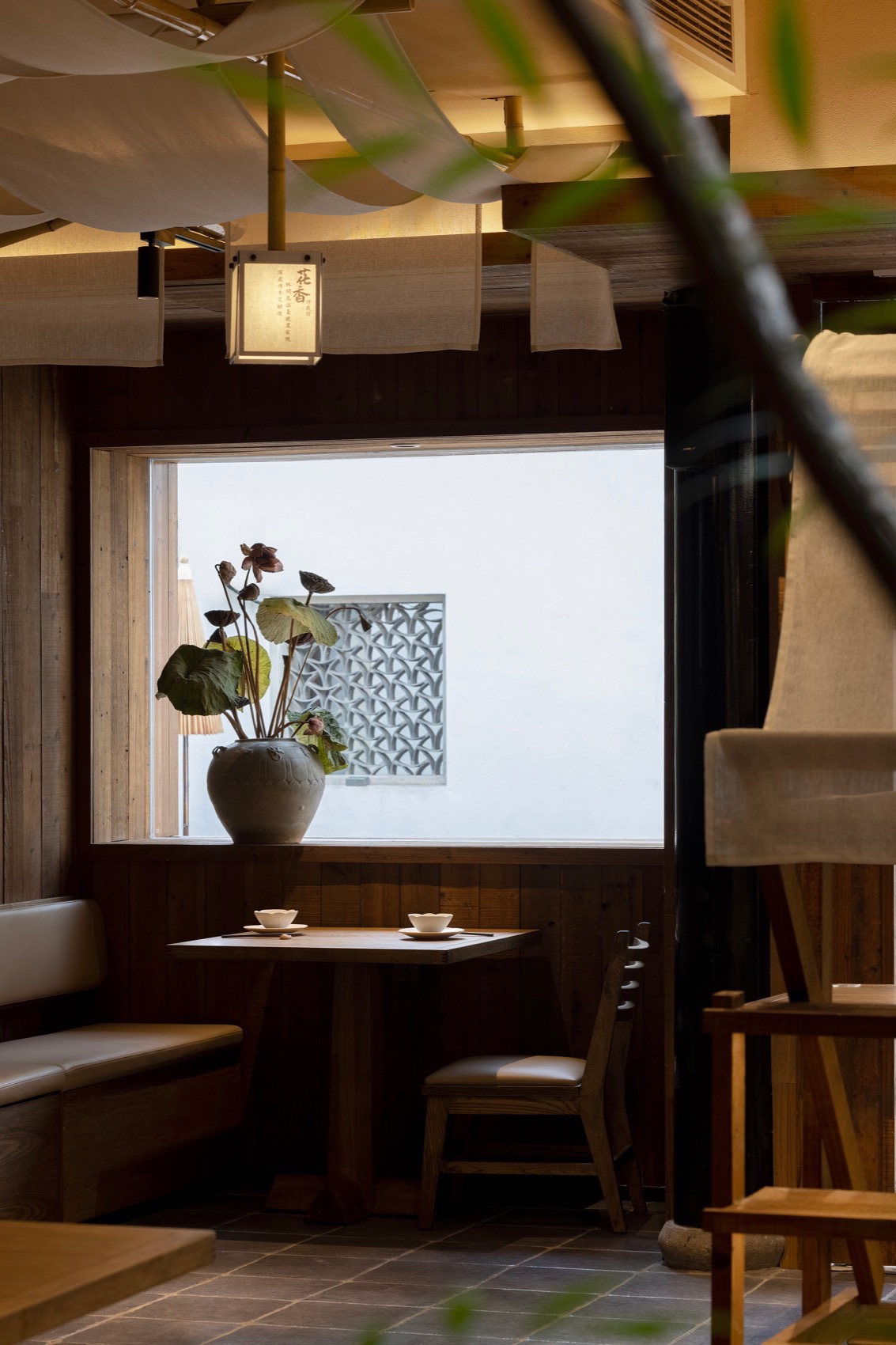 Miss Chow’s Time by OYTT Design - 谷德设计网