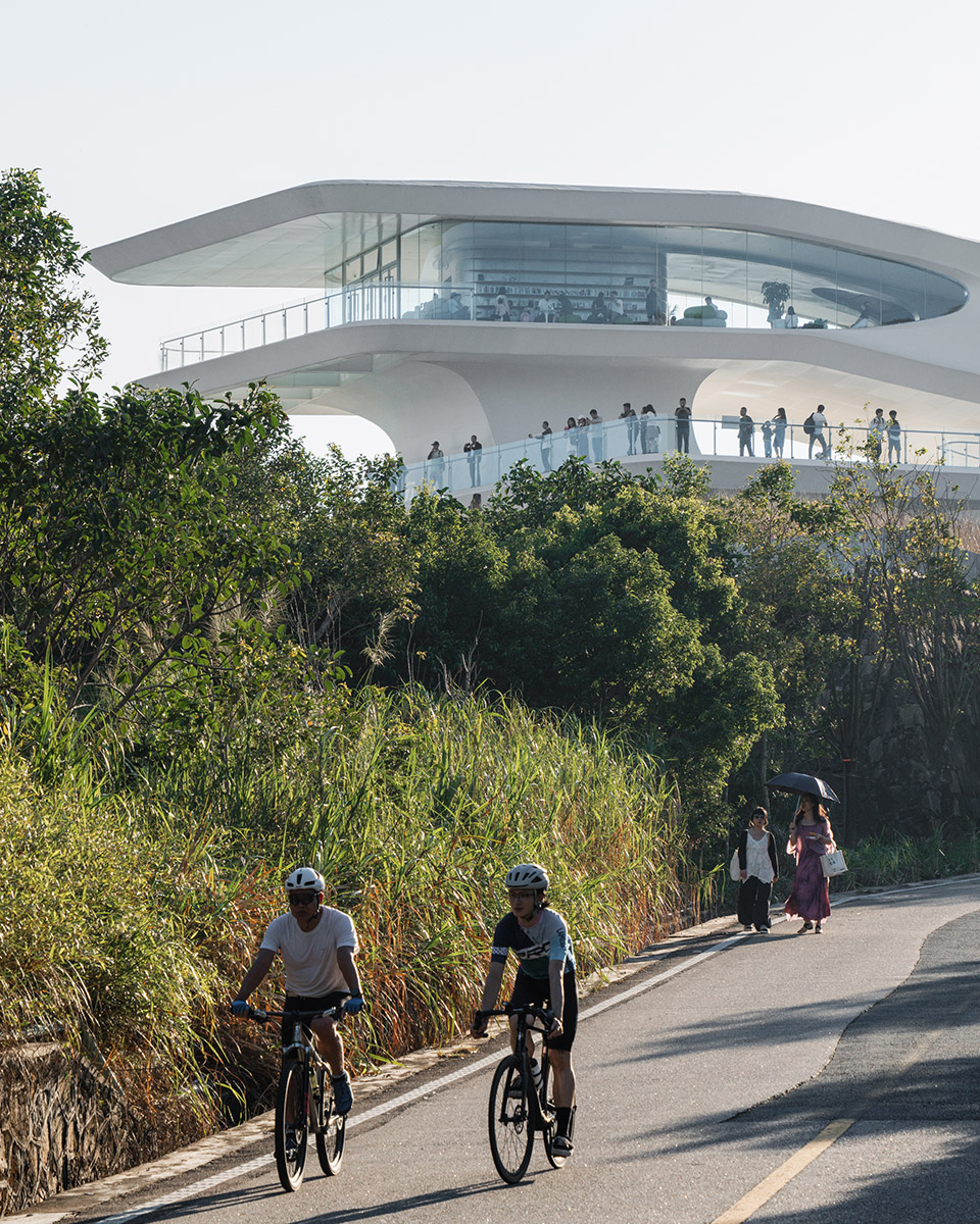 Yunhai Forest Service Station, China by Meng Fanhao / line+ studio - 谷德设计网