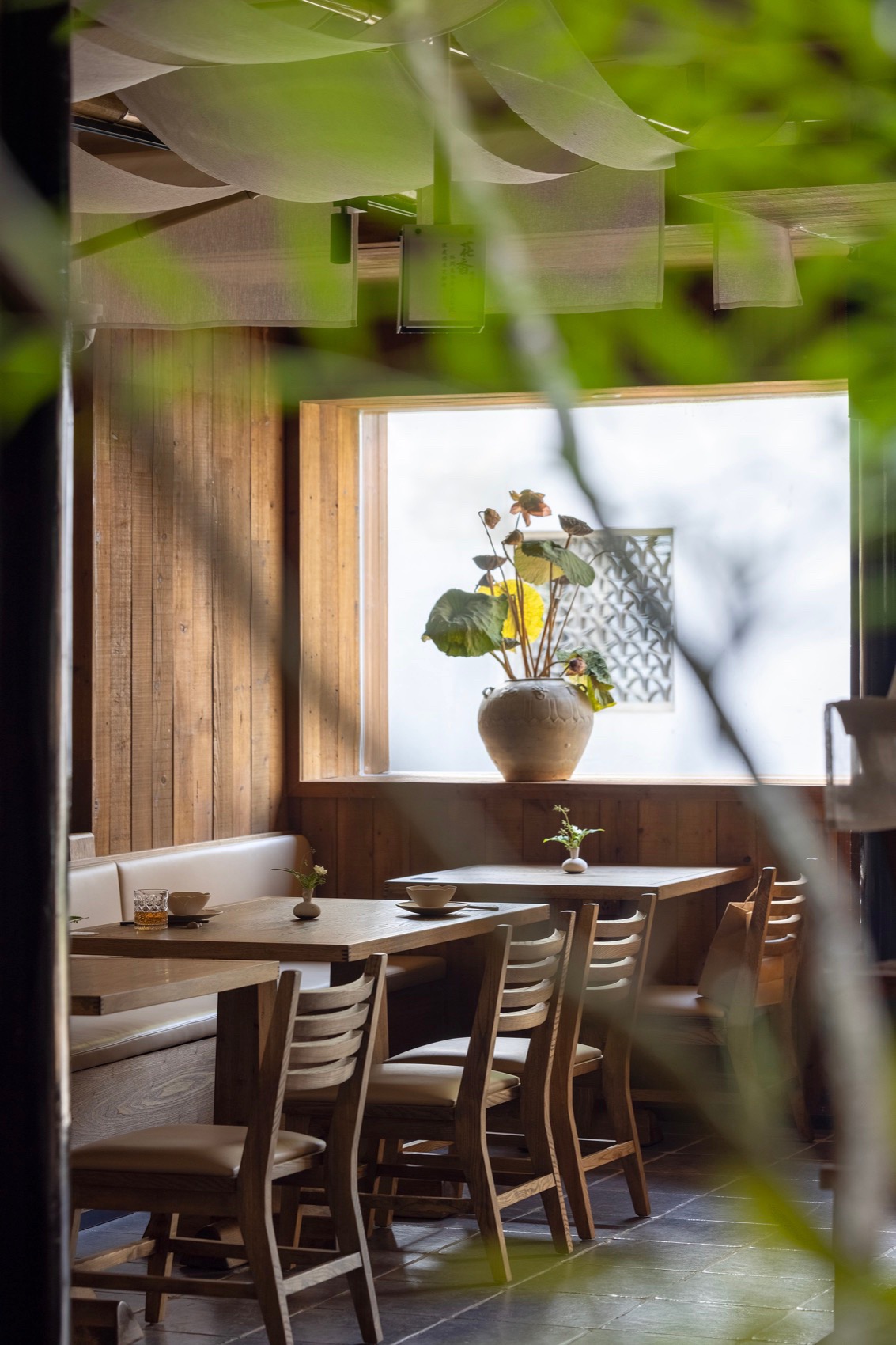 Miss Chow’s Time by OYTT Design - 谷德设计网