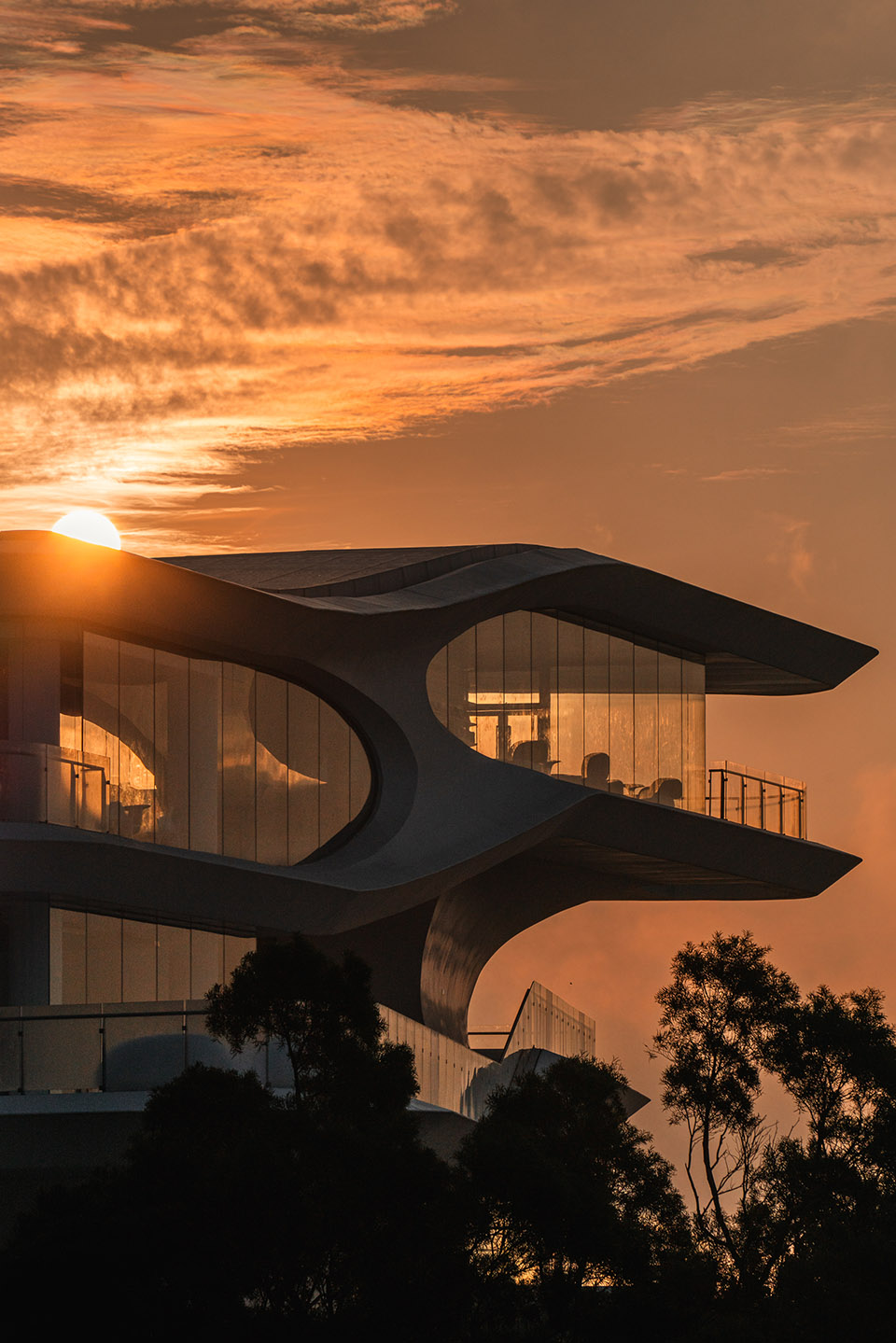Yunhai Forest Service Station, China by Meng Fanhao / line+ studio - 谷德设计网