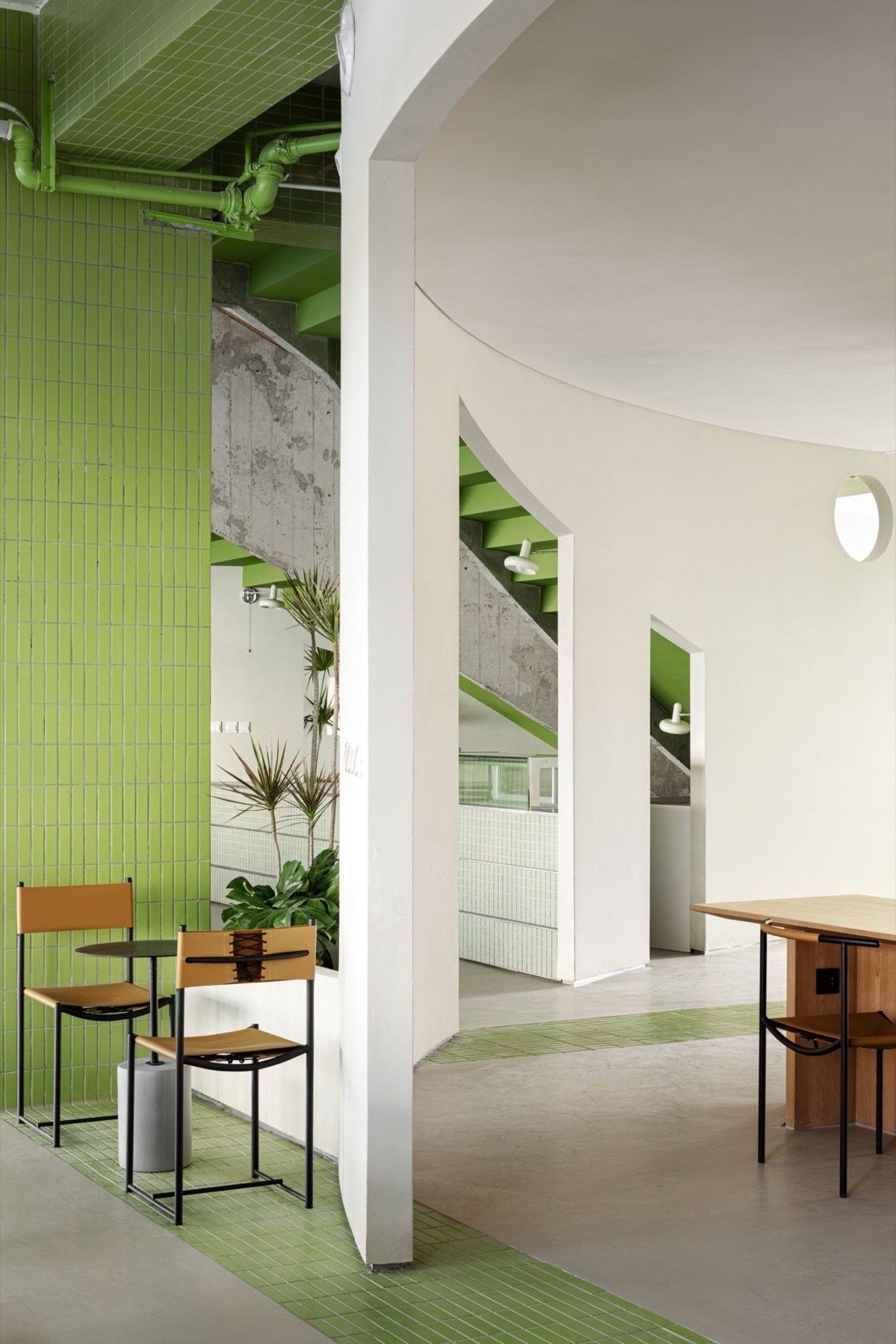 Under the Eaves by Displacement Architecture Design - 谷德设计网