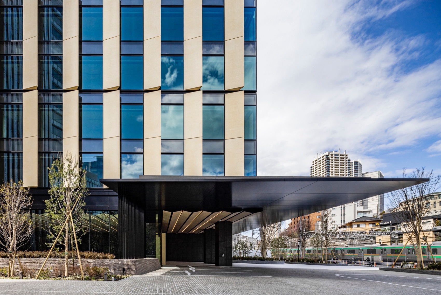 JR Meguro MARC Building by Nikken Sekkei Ltd - 谷德设计网