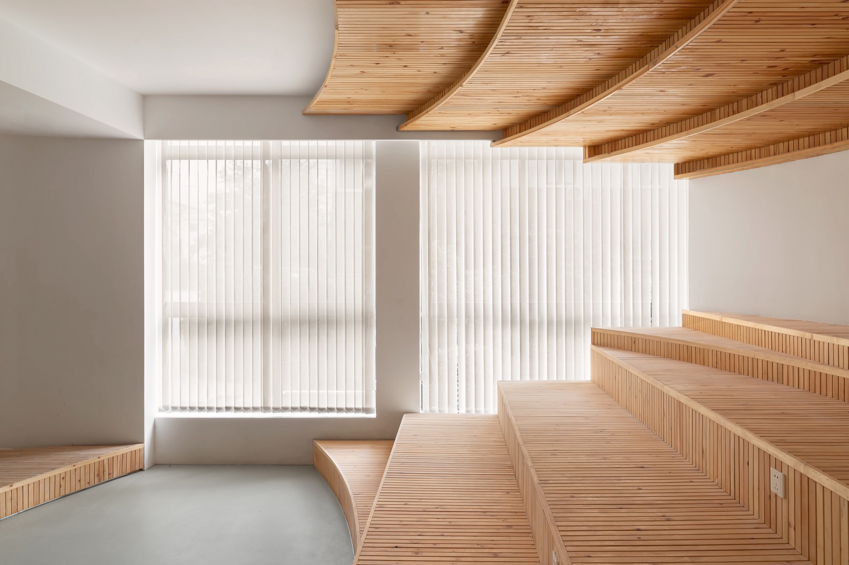 Under the Eaves by Displacement Architecture Design - 谷德设计网