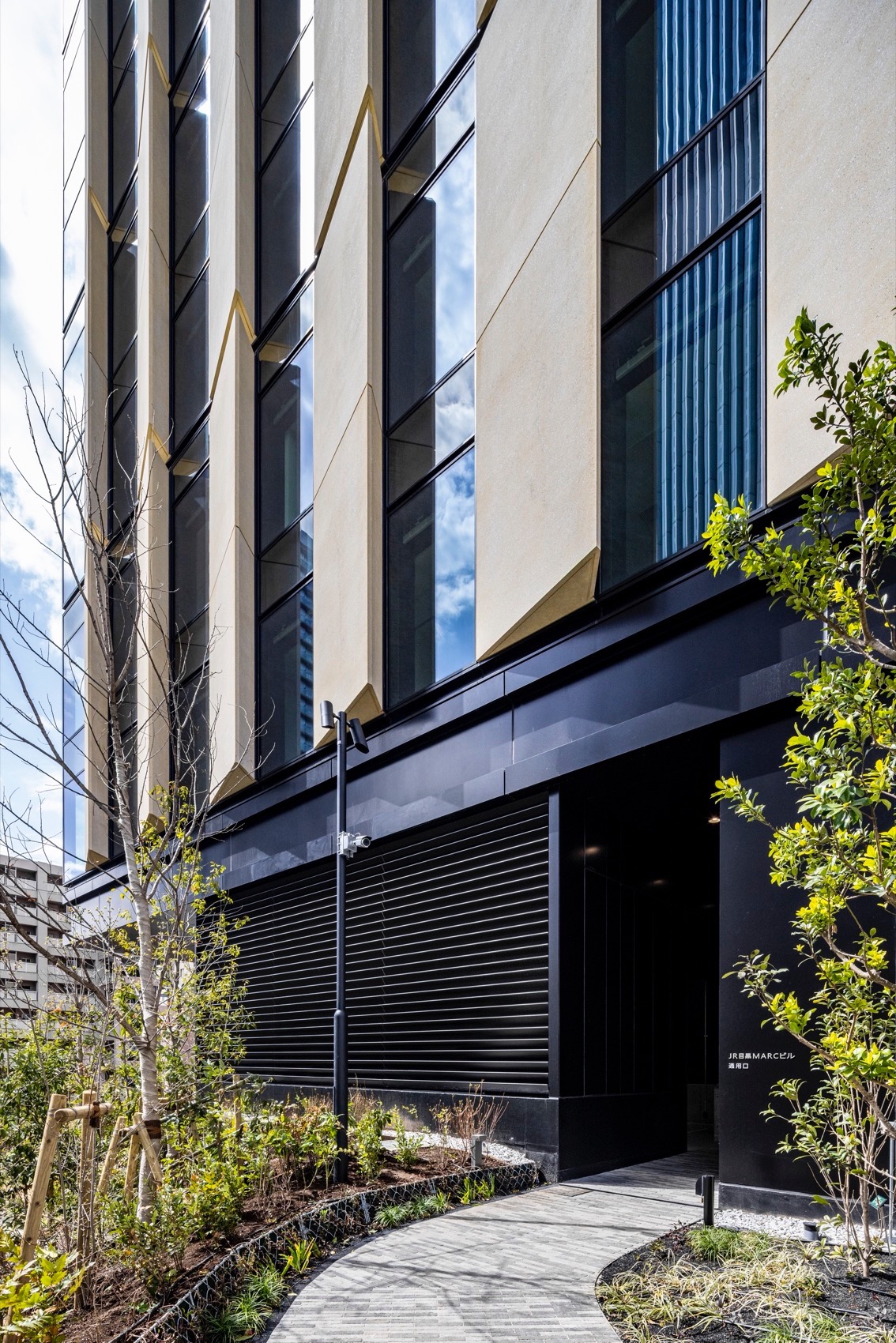 JR Meguro MARC Building by Nikken Sekkei Ltd - 谷德设计网