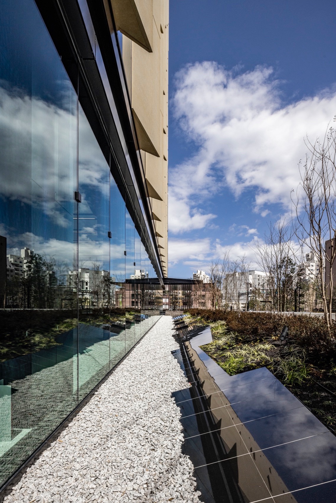 JR Meguro MARC Building by Nikken Sekkei Ltd - 谷德设计网