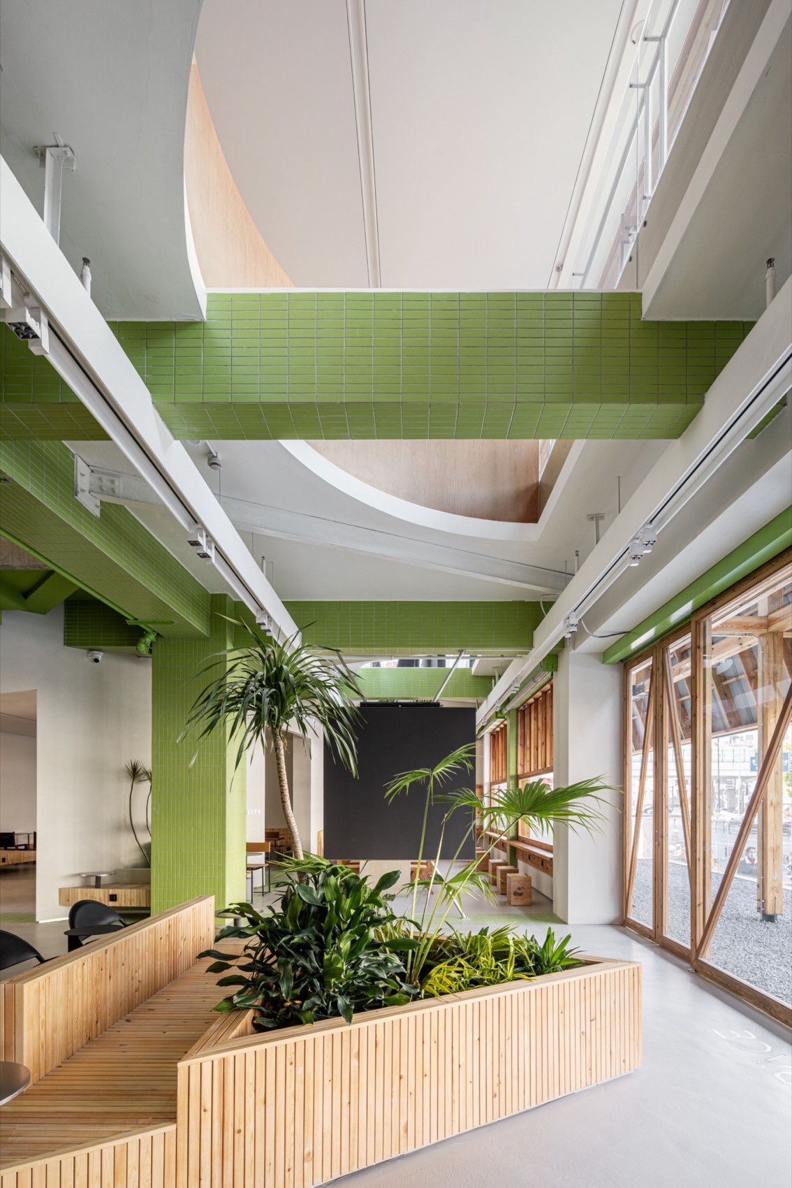 Under the Eaves by Displacement Architecture Design - 谷德设计网