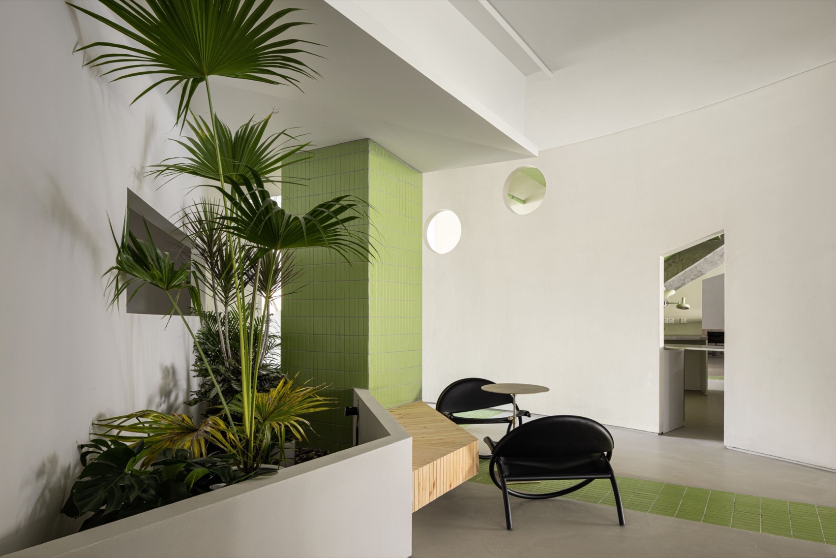 Under the Eaves by Displacement Architecture Design - 谷德设计网