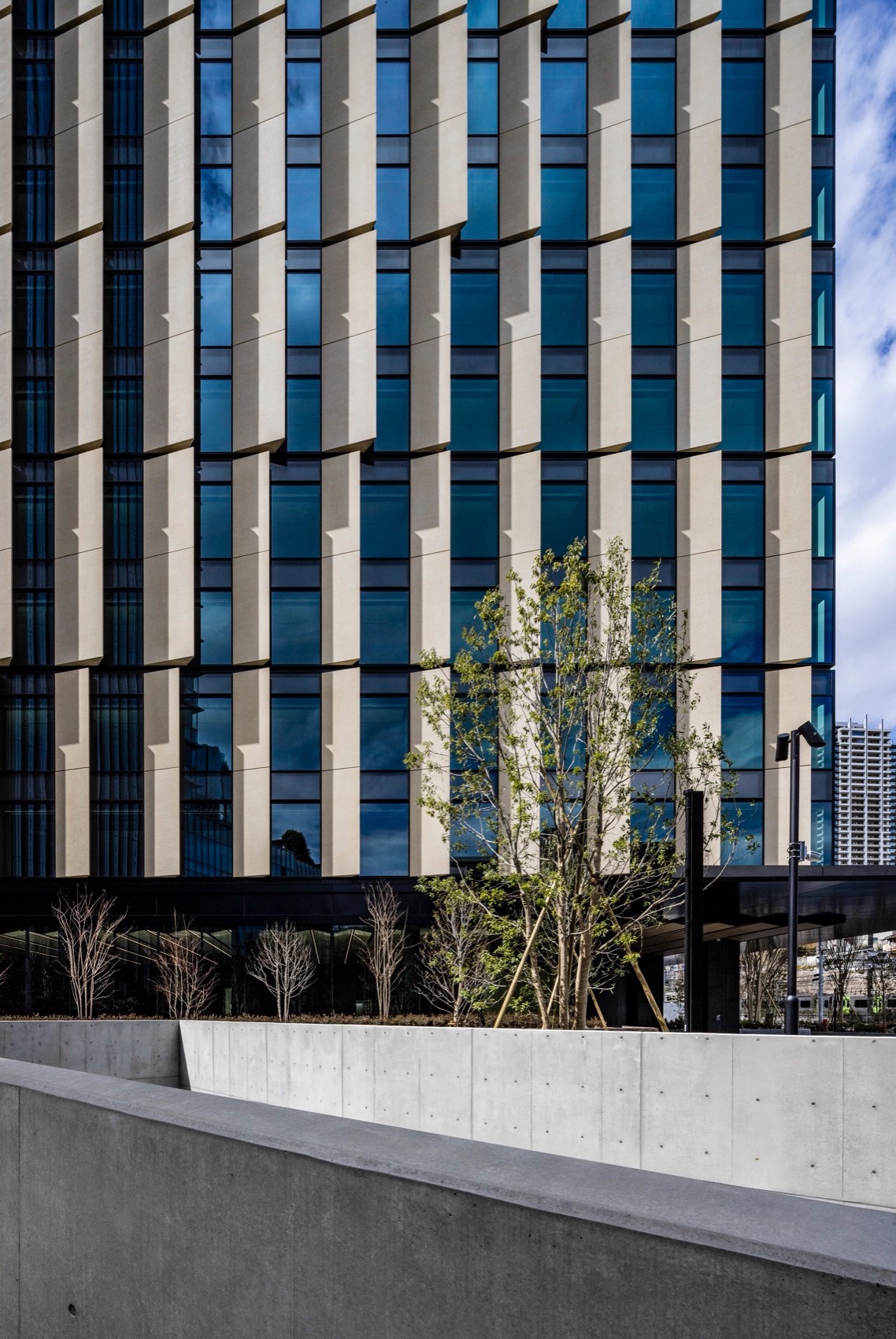 JR Meguro MARC Building by Nikken Sekkei Ltd - 谷德设计网