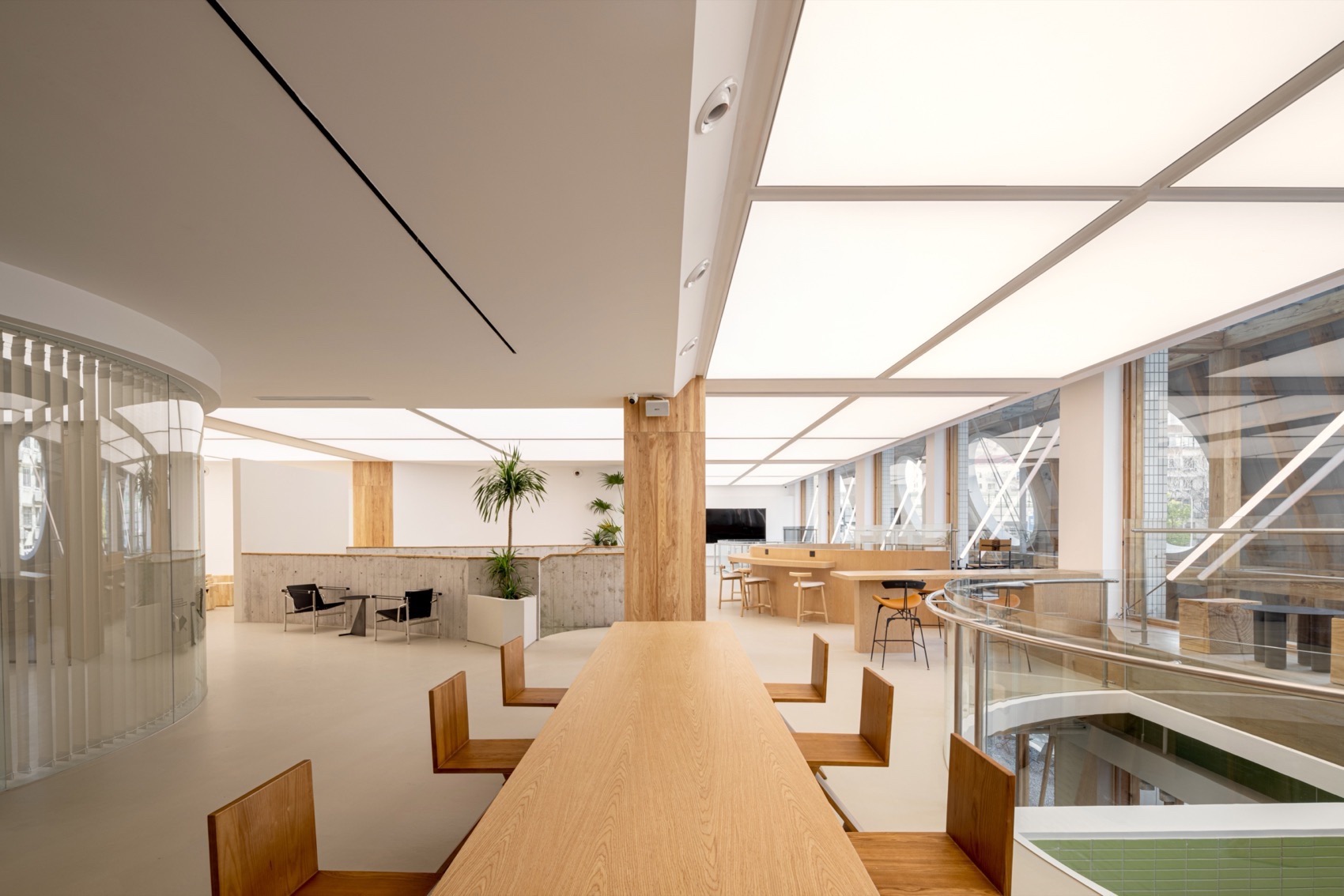 Under the Eaves by Displacement Architecture Design - 谷德设计网