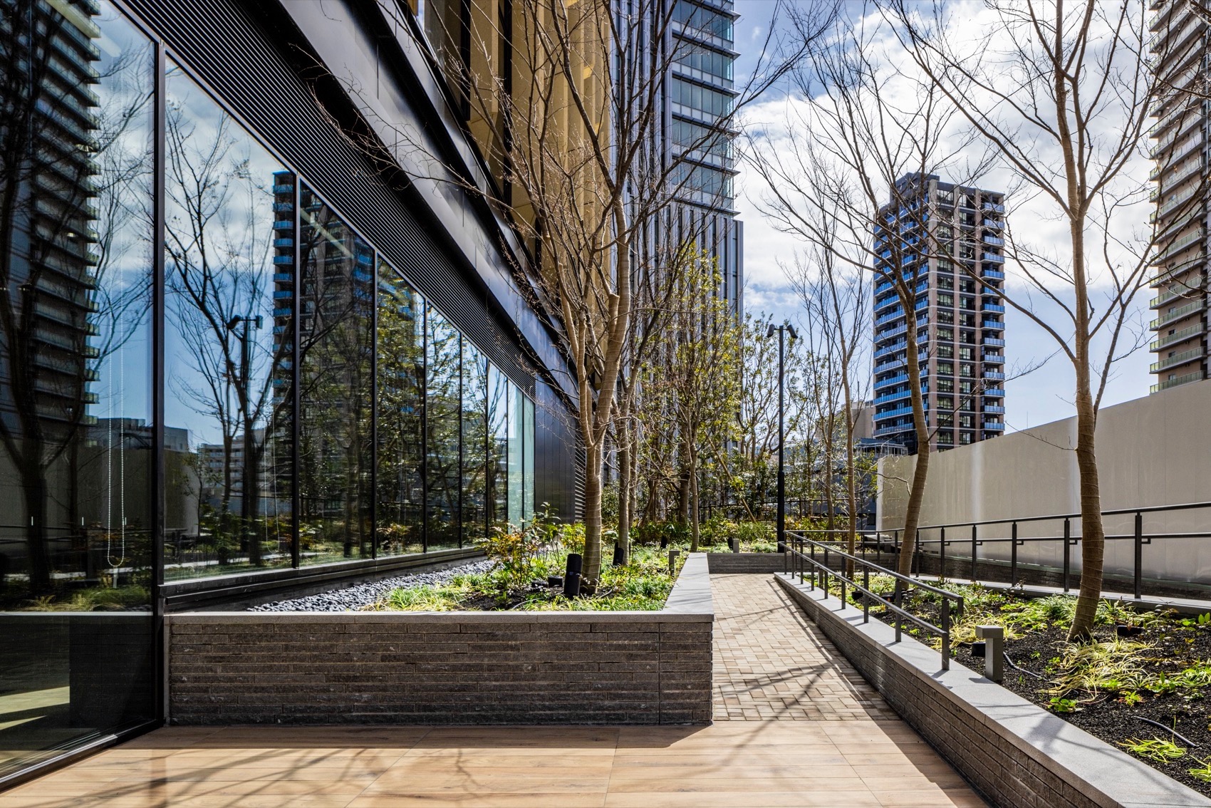 JR Meguro MARC Building by Nikken Sekkei Ltd - 谷德设计网