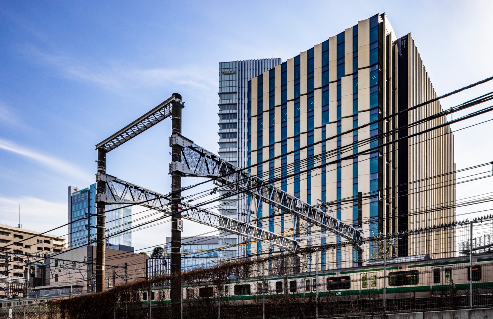 JR Meguro MARC Building by Nikken Sekkei Ltd - 谷德设计网