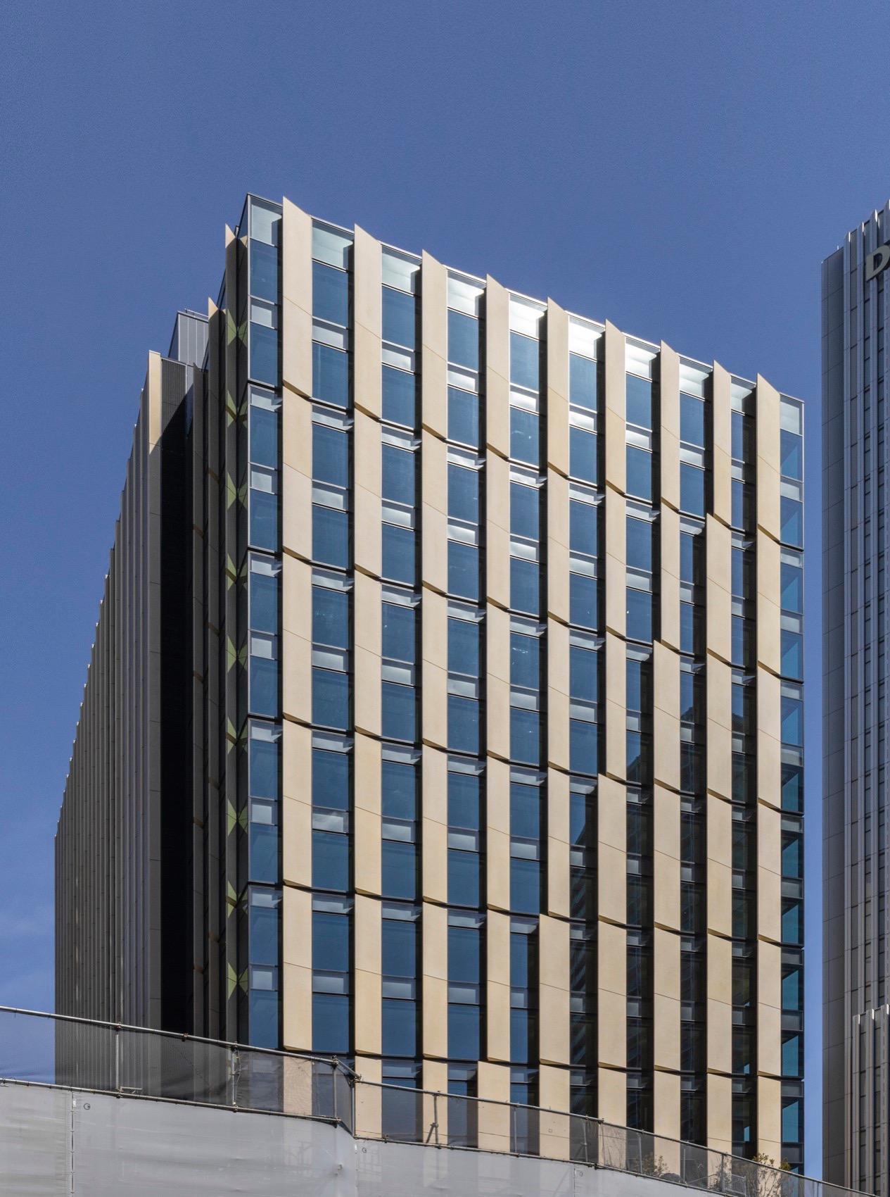 JR Meguro MARC Building by Nikken Sekkei Ltd - 谷德设计网