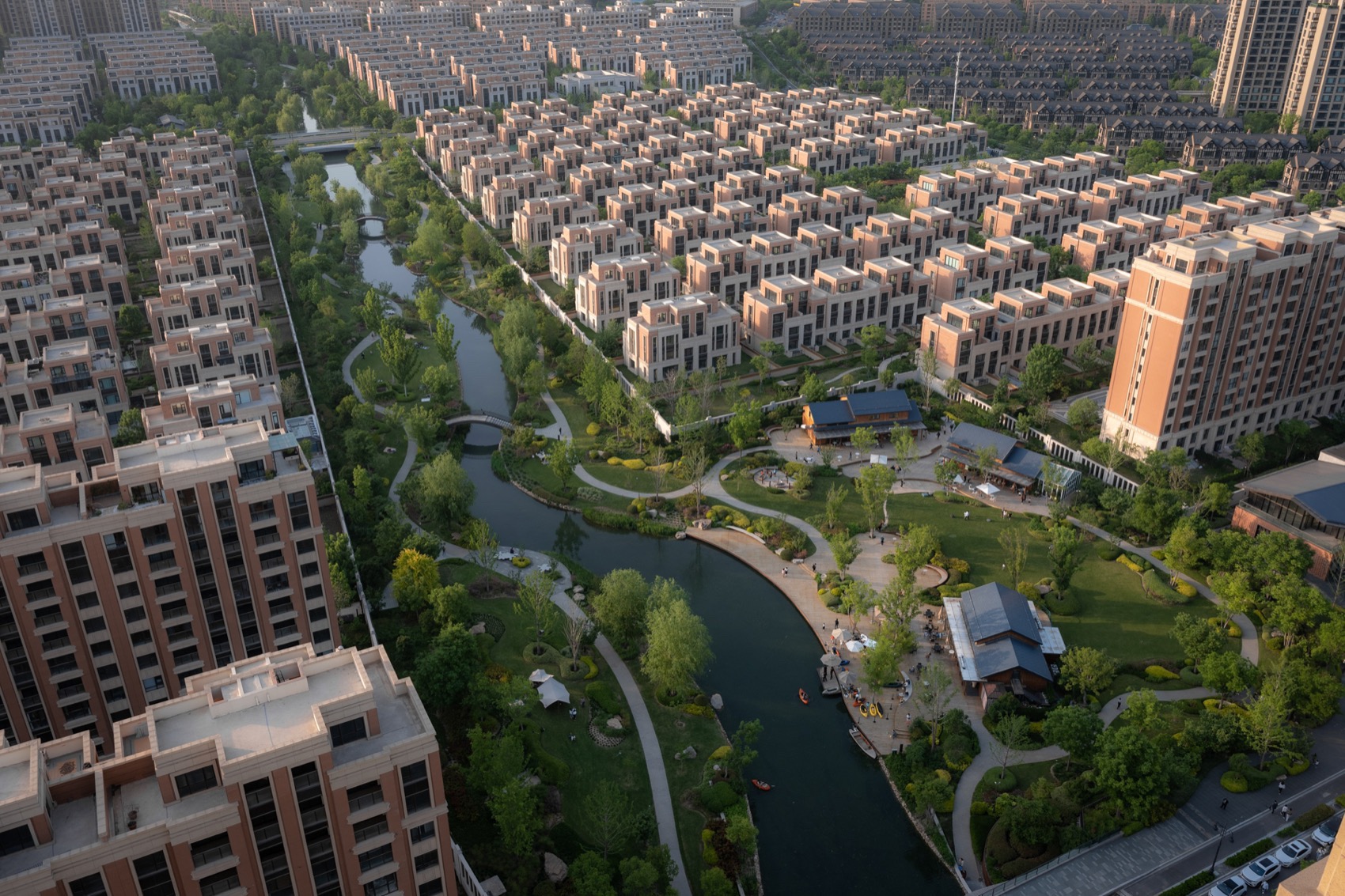 Xichuan Park by Horizon & Atmosphere Landscape - 谷德设计网