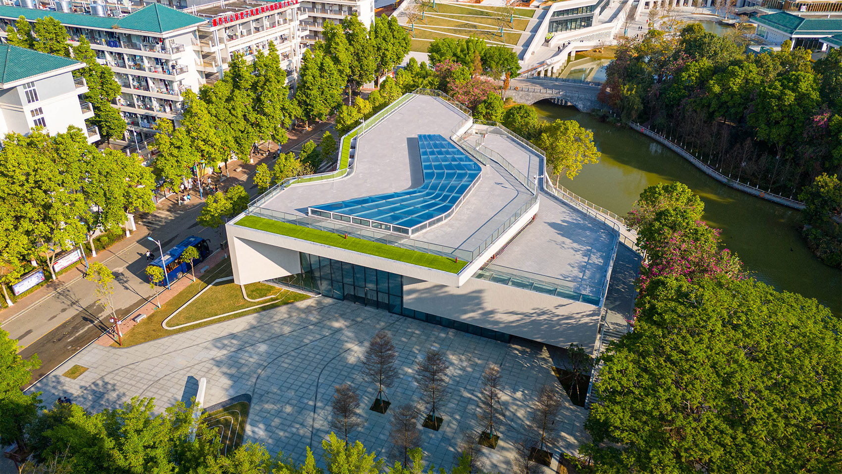 Creative Practice of the Student Activity Center of Huaxia Vocational College by The Research ...