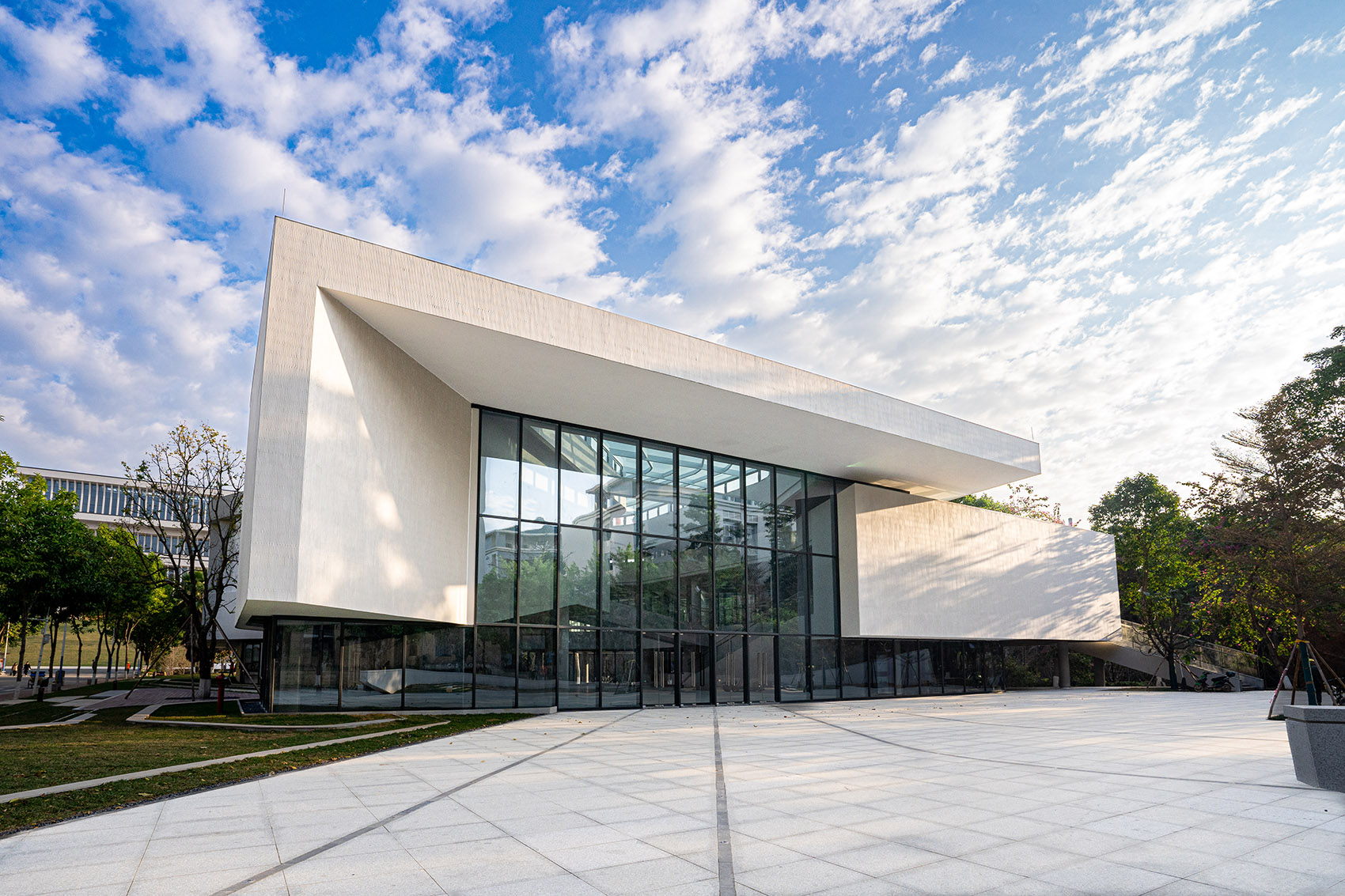 Creative Practice of the Student Activity Center of Huaxia Vocational College by The Research ...