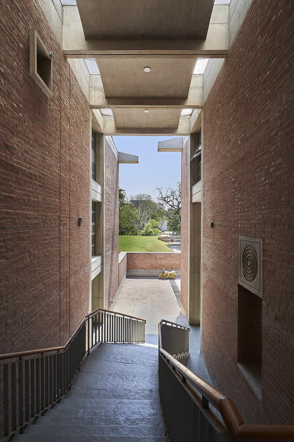 Cept University Foundation Hall Lecture Hall And Kund By Ccba