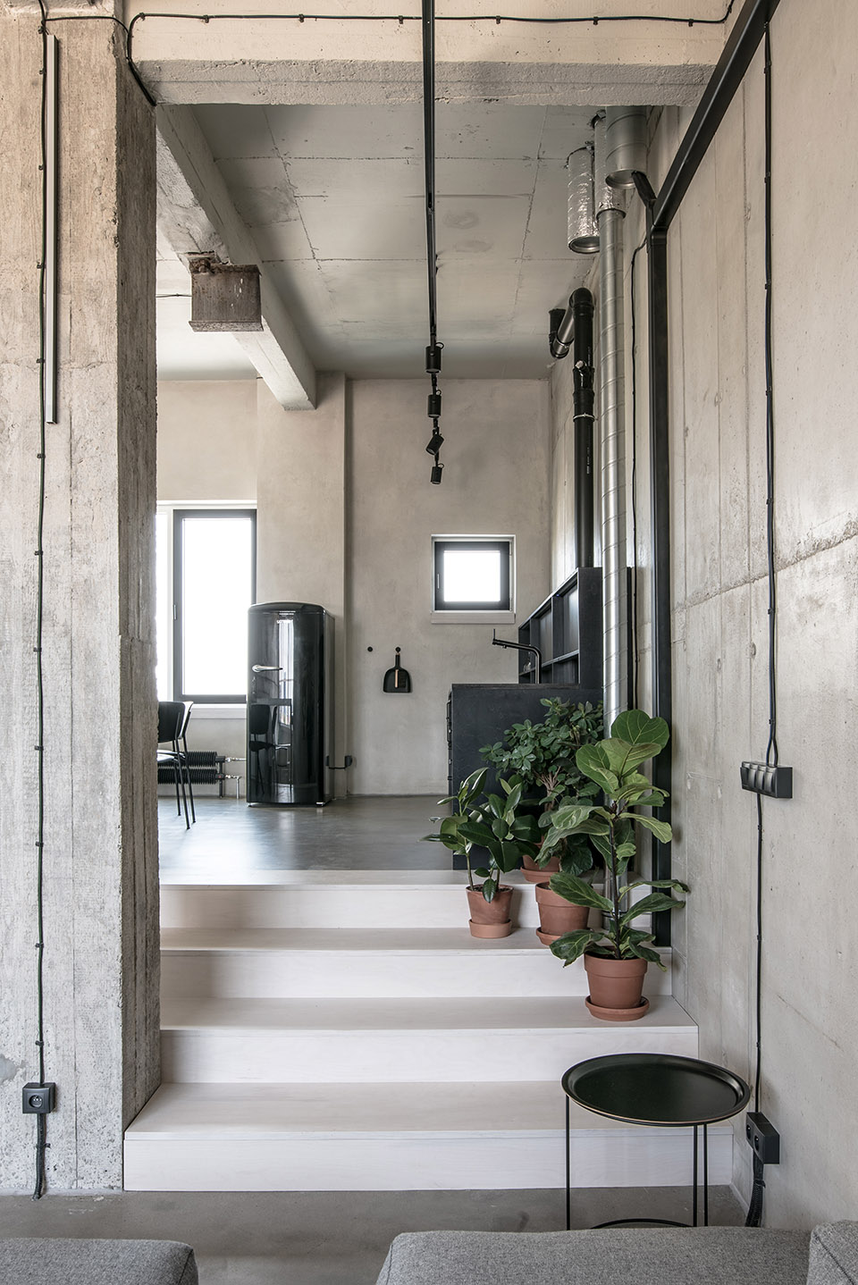 Mlynica loft apartment by Juraj Hubinský & Kuklica Smerek Architekti ...