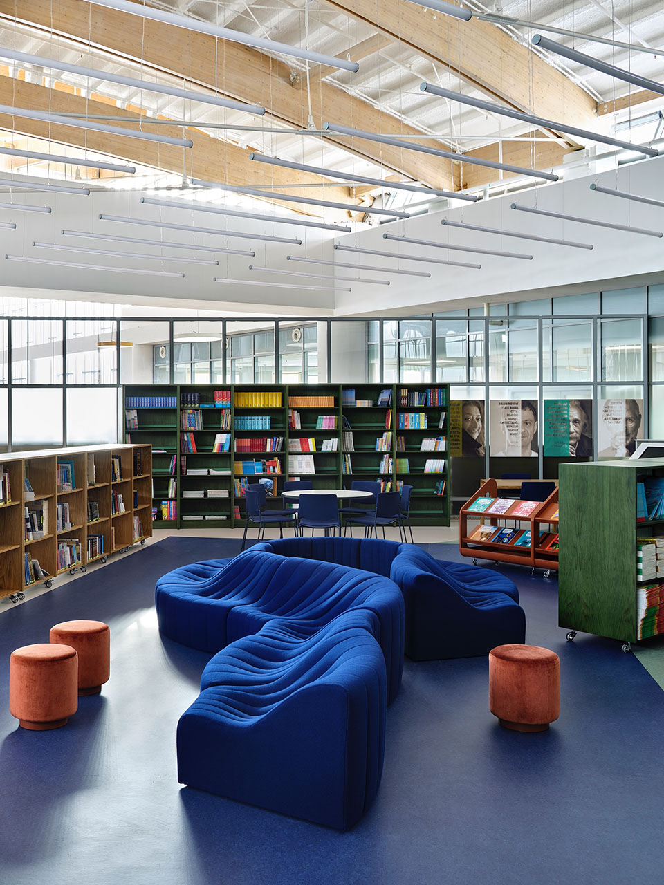 SKOLKOVO International Gymnasium Library by FORM Bureau - 谷德设计网