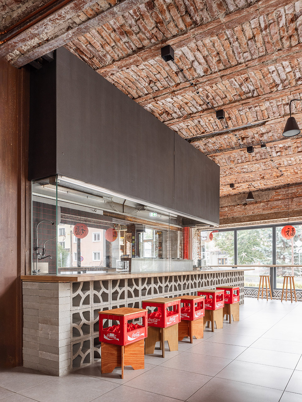 Pho King Restaurant by SOA architekti - 谷德设计网