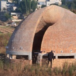 Twisted Brick Shell Concept Library by HCCH Studio - 谷德设计网