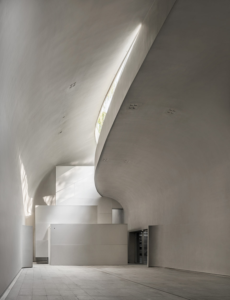 里向空间 – 北京缦合艺术中心 / BUZZ庄子玉工作室 - 谷德设计网