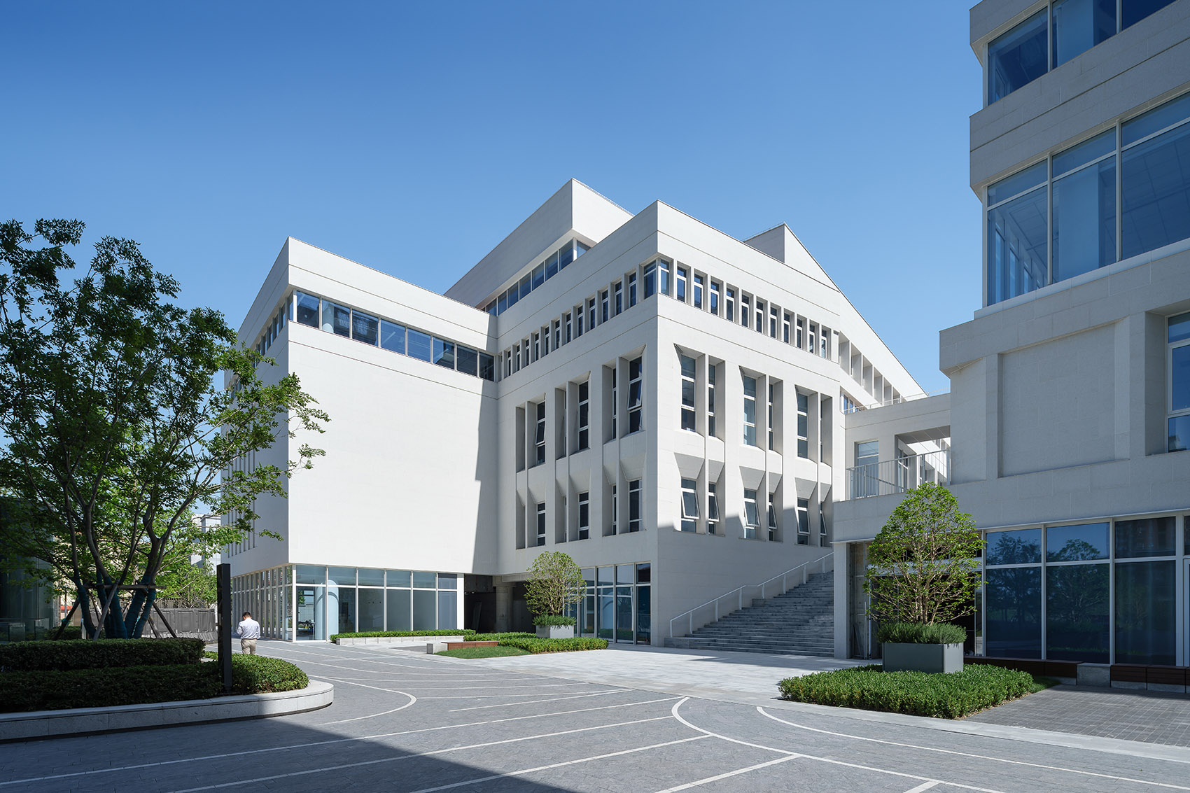 Renovation of Changfeng Guosheng Center, China by Lacime Architects - 谷德设计网