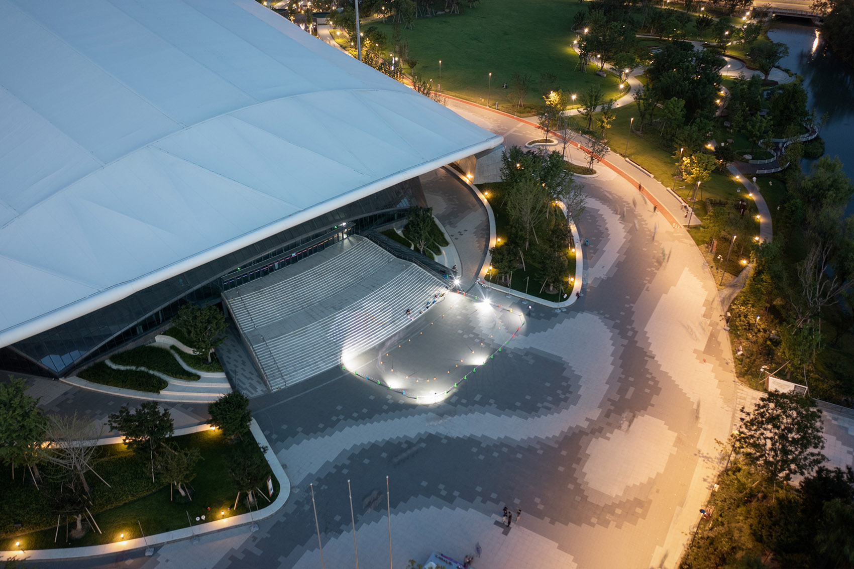 Field Hockey Stadium by Archi-Tectonics - 谷德设计网