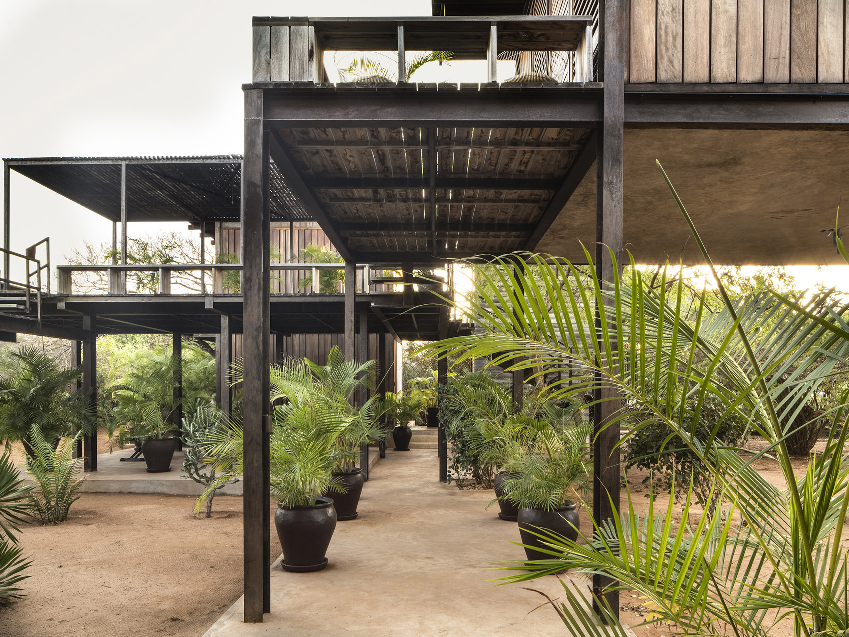 Falcon House by PAT. architetti associati - 谷德设计网