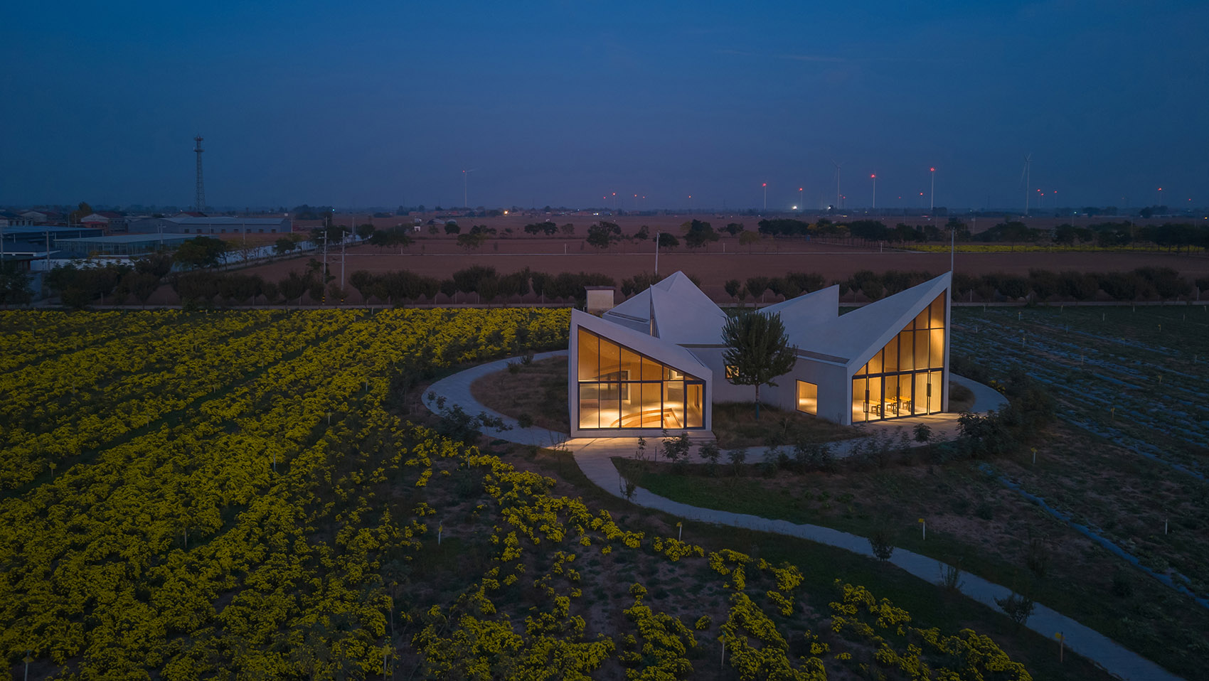 The Library In Ice-Chrysanthemum Field, China by ATELIER XI - 谷德设计网